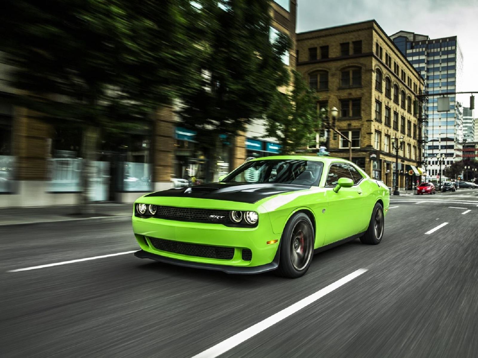 Dodge Challenger Showdown: Hellcat vs Demon