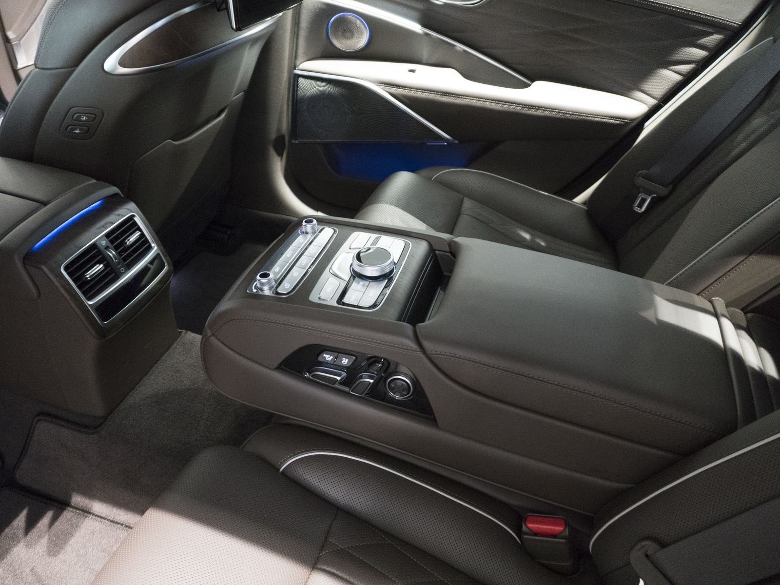 2019 Kia K900 First Drive Review: Proof Kia Can Mix It With The Big Boys