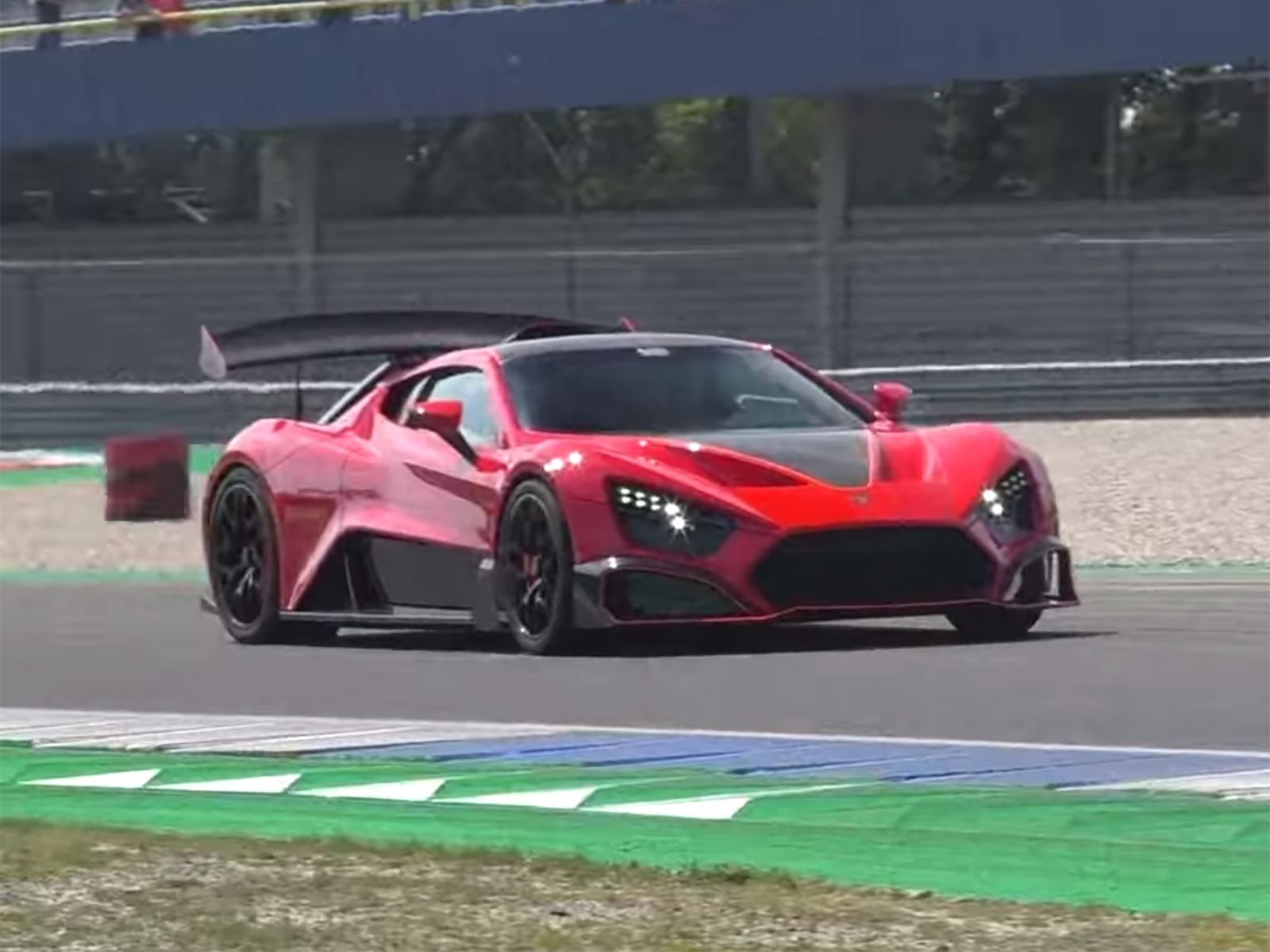 Check Out The Crazy Active Aero On The Zenvo TSR-S