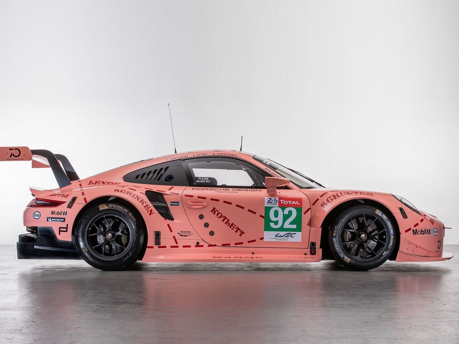 A Porsche 911 Painted Like A Pig Wins Its Class In 24 Hours Of Le Mans