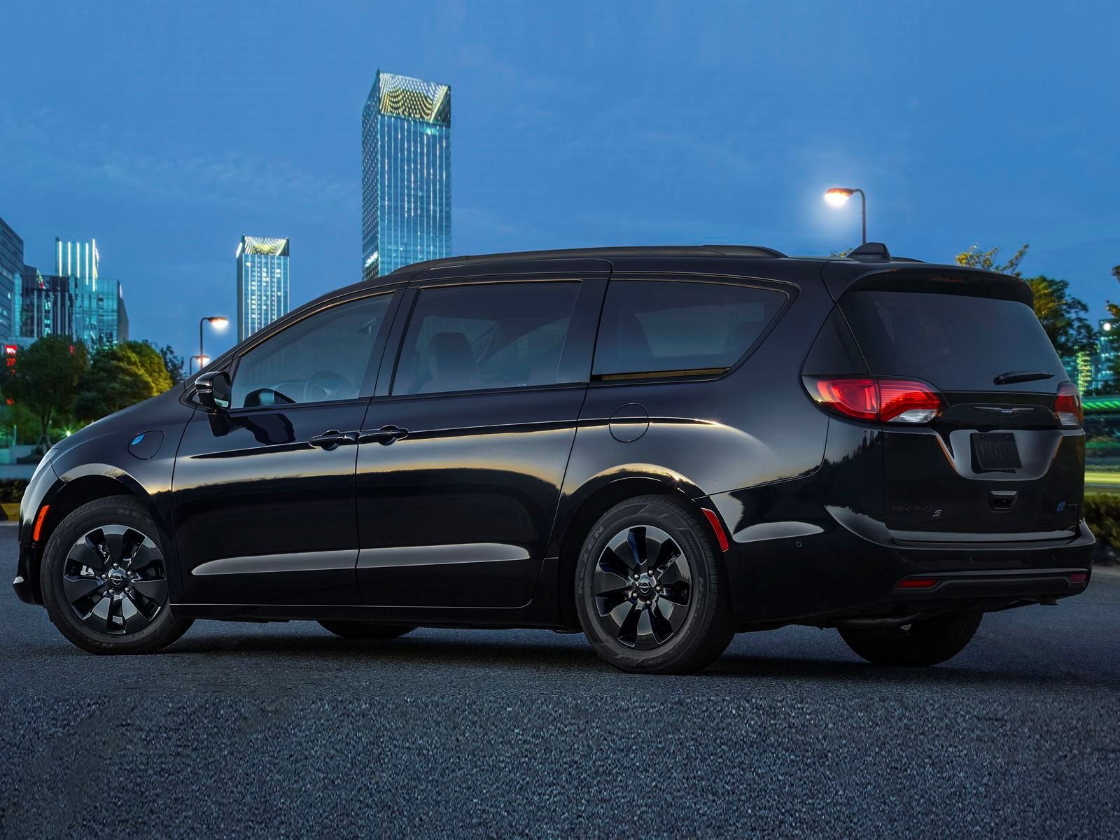 Murder Out Your Pacifica Hybrid With New S Appearance Pack