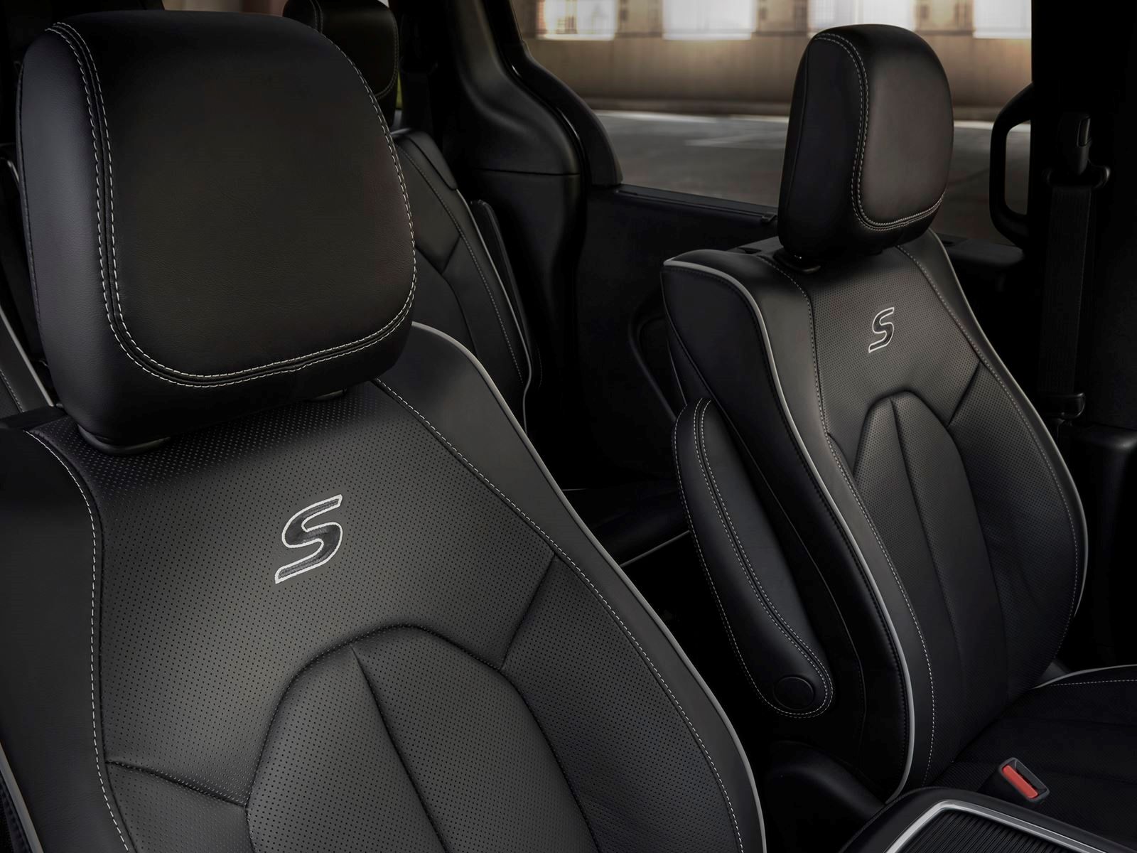 Murder Out Your Pacifica Hybrid With New S Appearance Pack