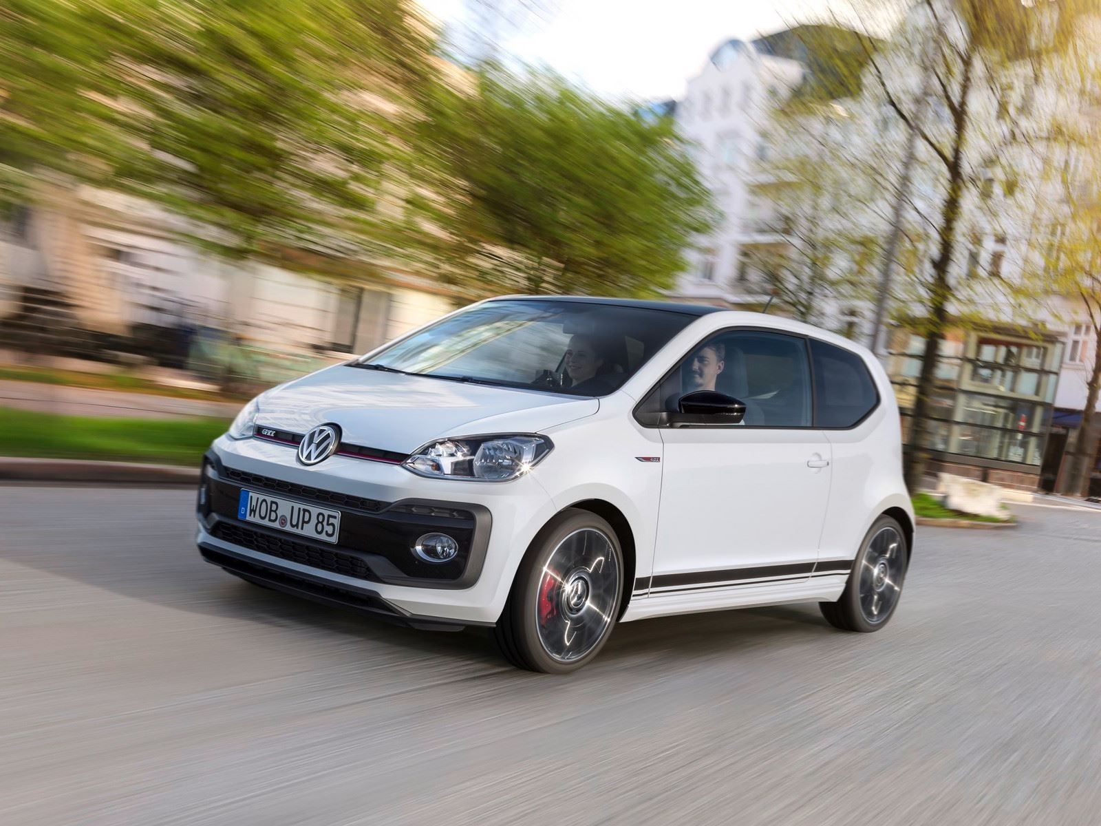 10 Incredible Small Cars We'd Love To See In The USA