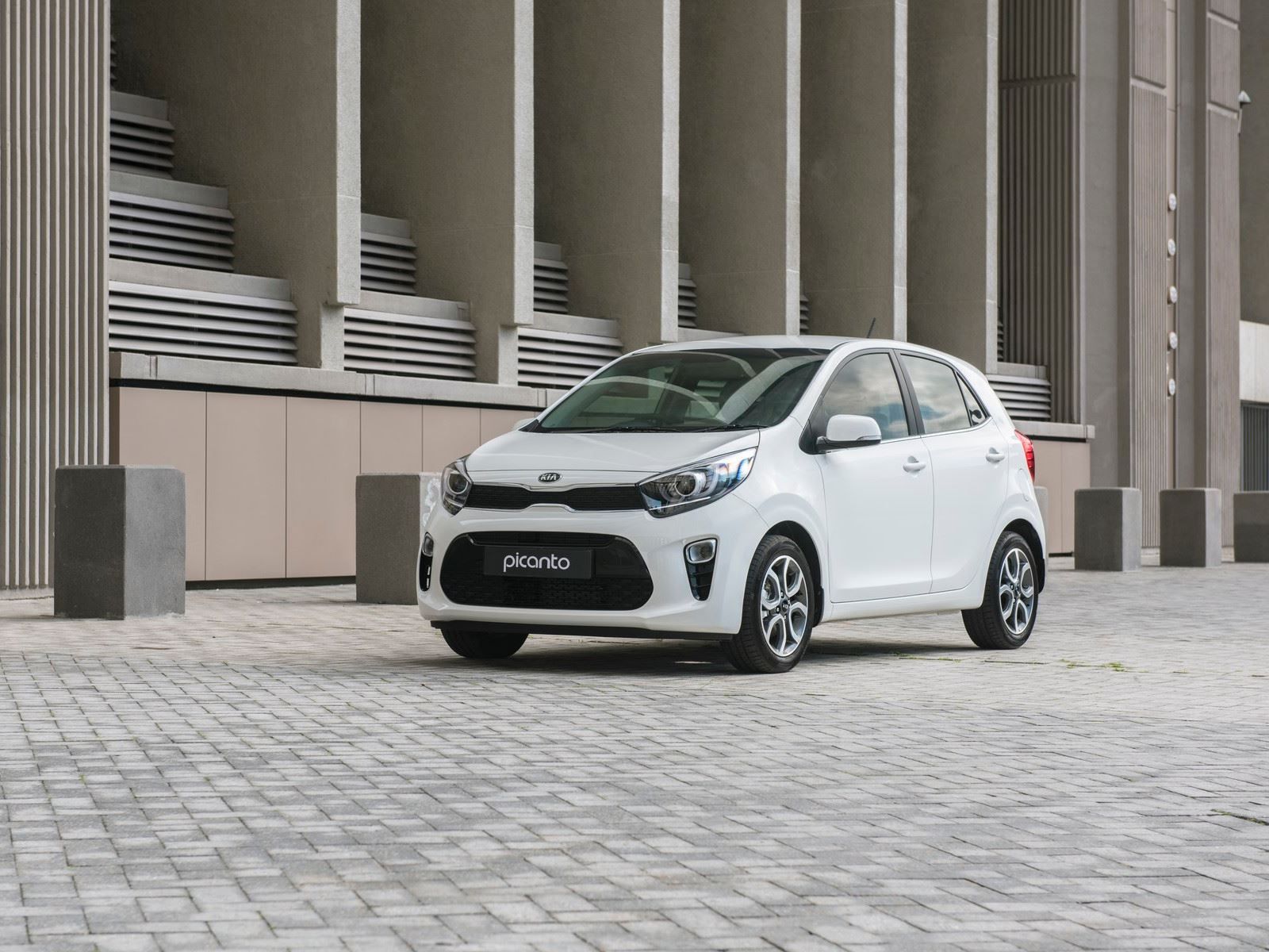 10 Incredible Small Cars We'd Love To See In The USA