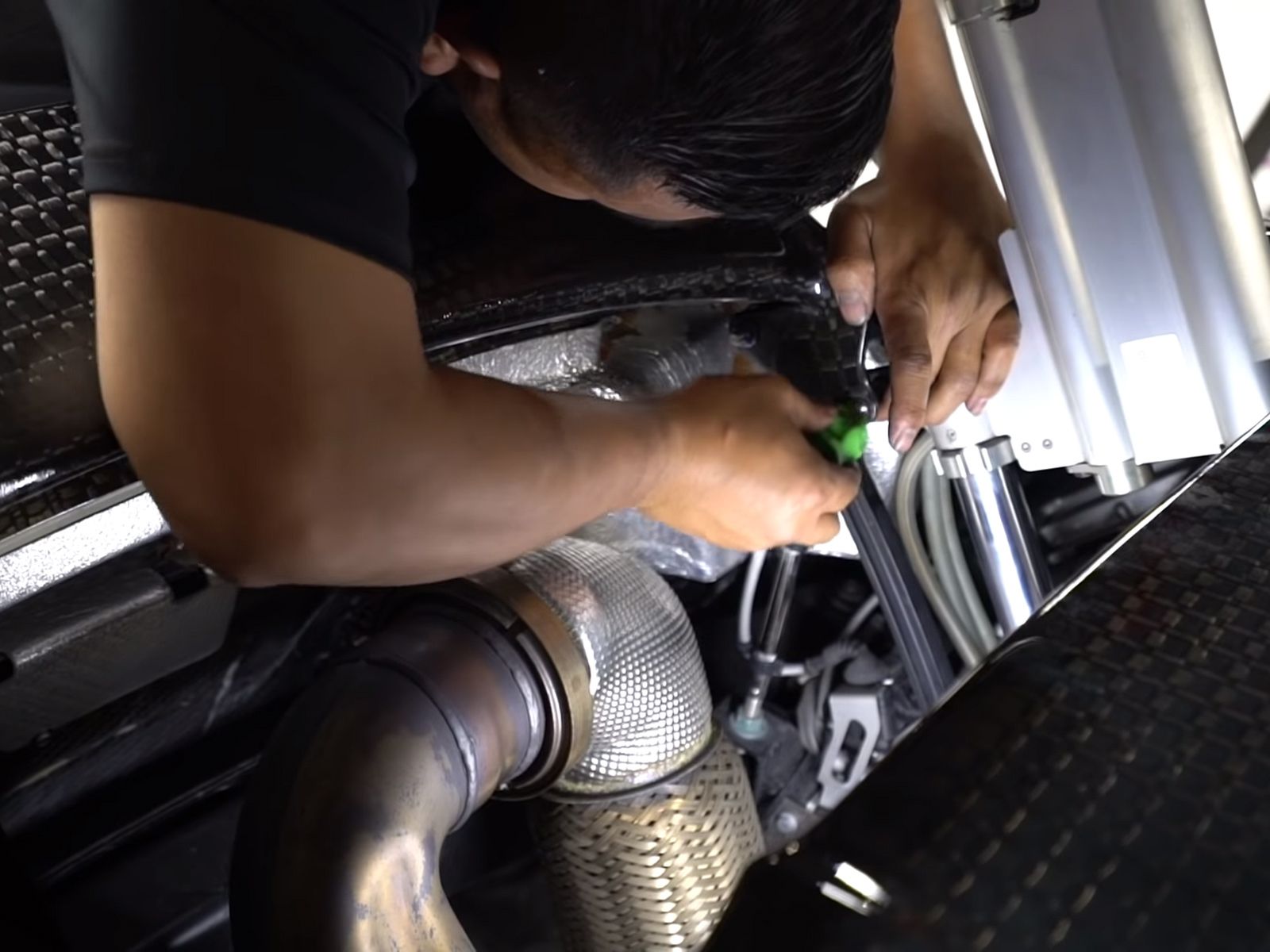 Regular Bugatti Veyron Maintenance Work Is Insanely Complex