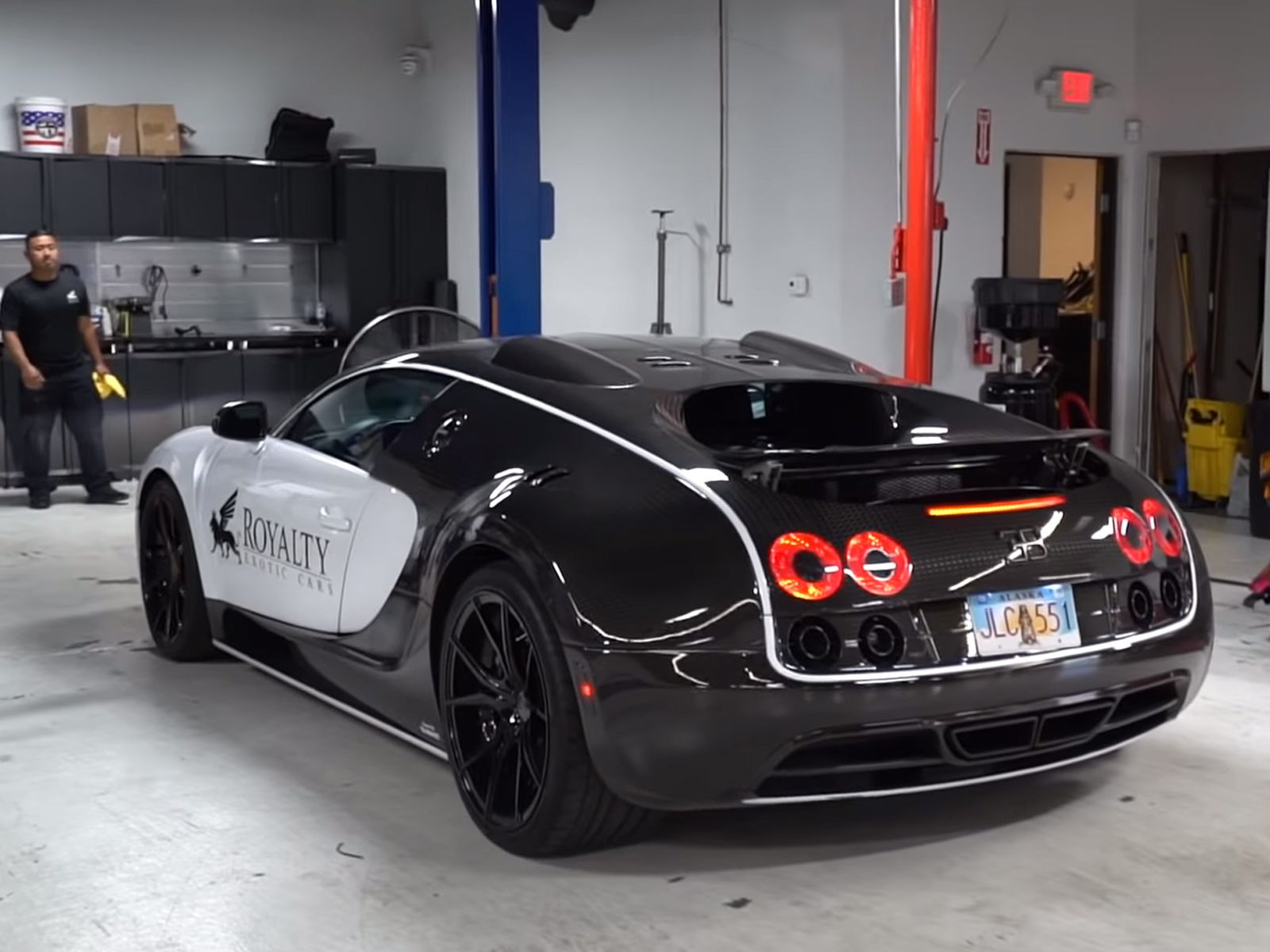 Regular Bugatti Veyron Maintenance Work Is Insanely Complex