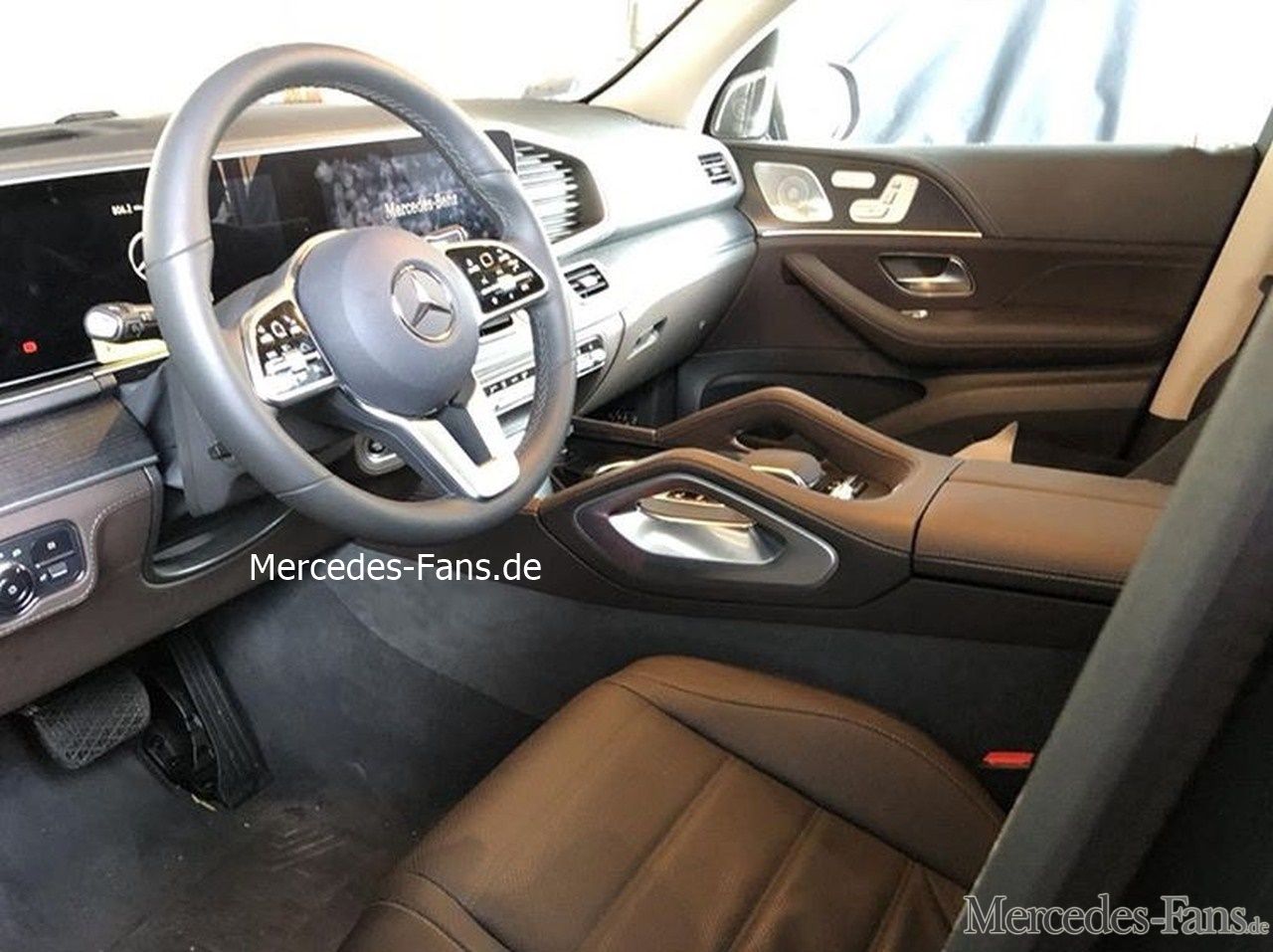 Leaked Mercedes GLE Interior Photos Show Significant Improvements