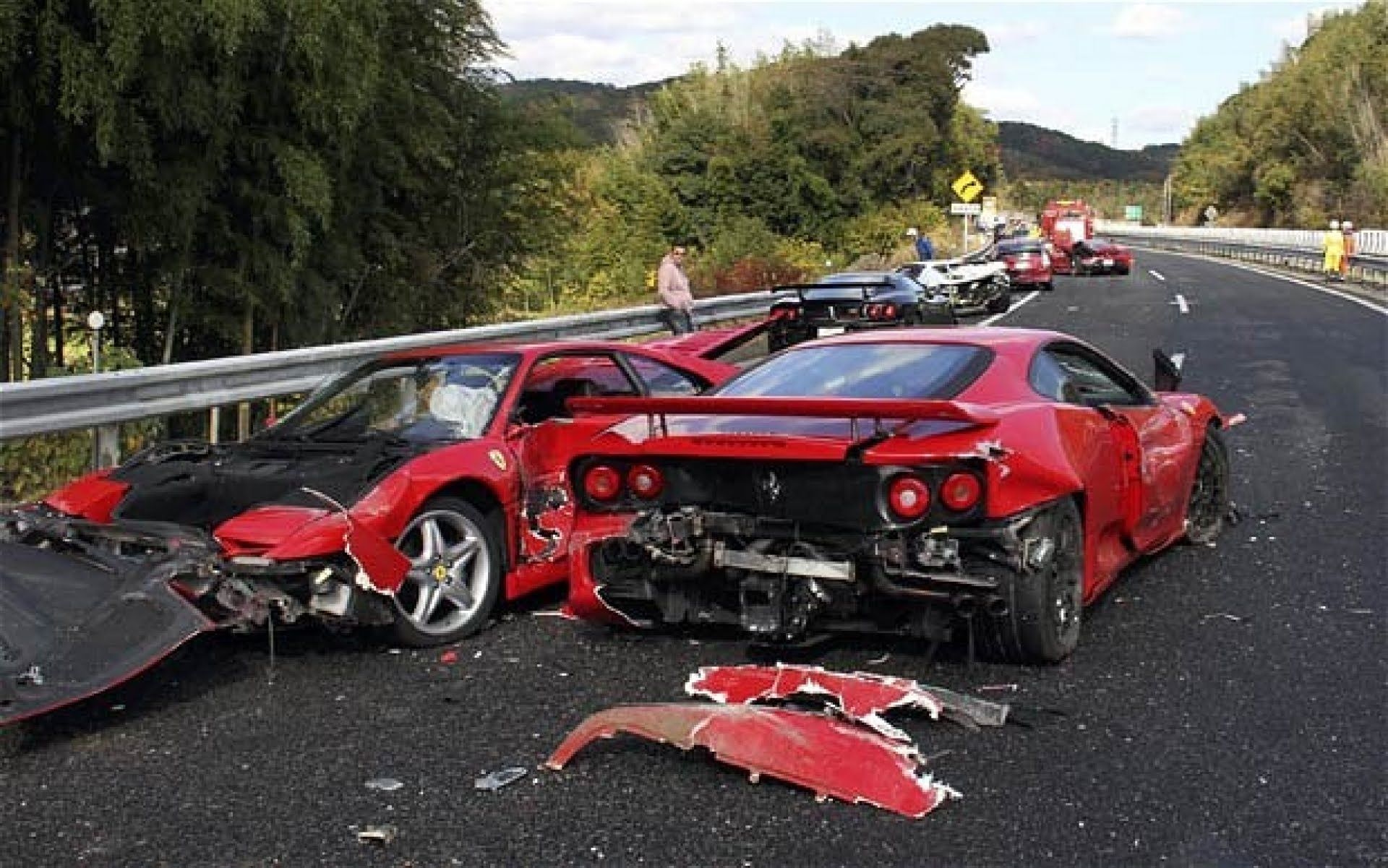Another Ferrari F40 Crashes On A Perfectly Straight Road