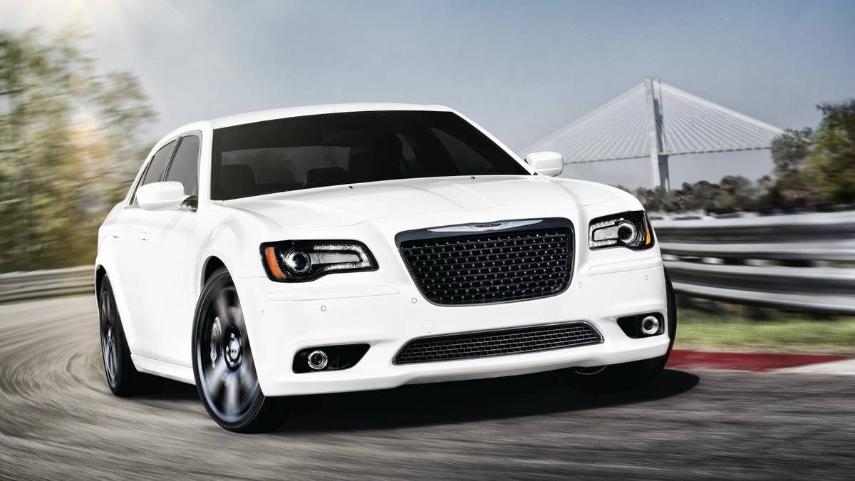Chrysler 300 SRT8: Review, Pricing, Photos, and Specs