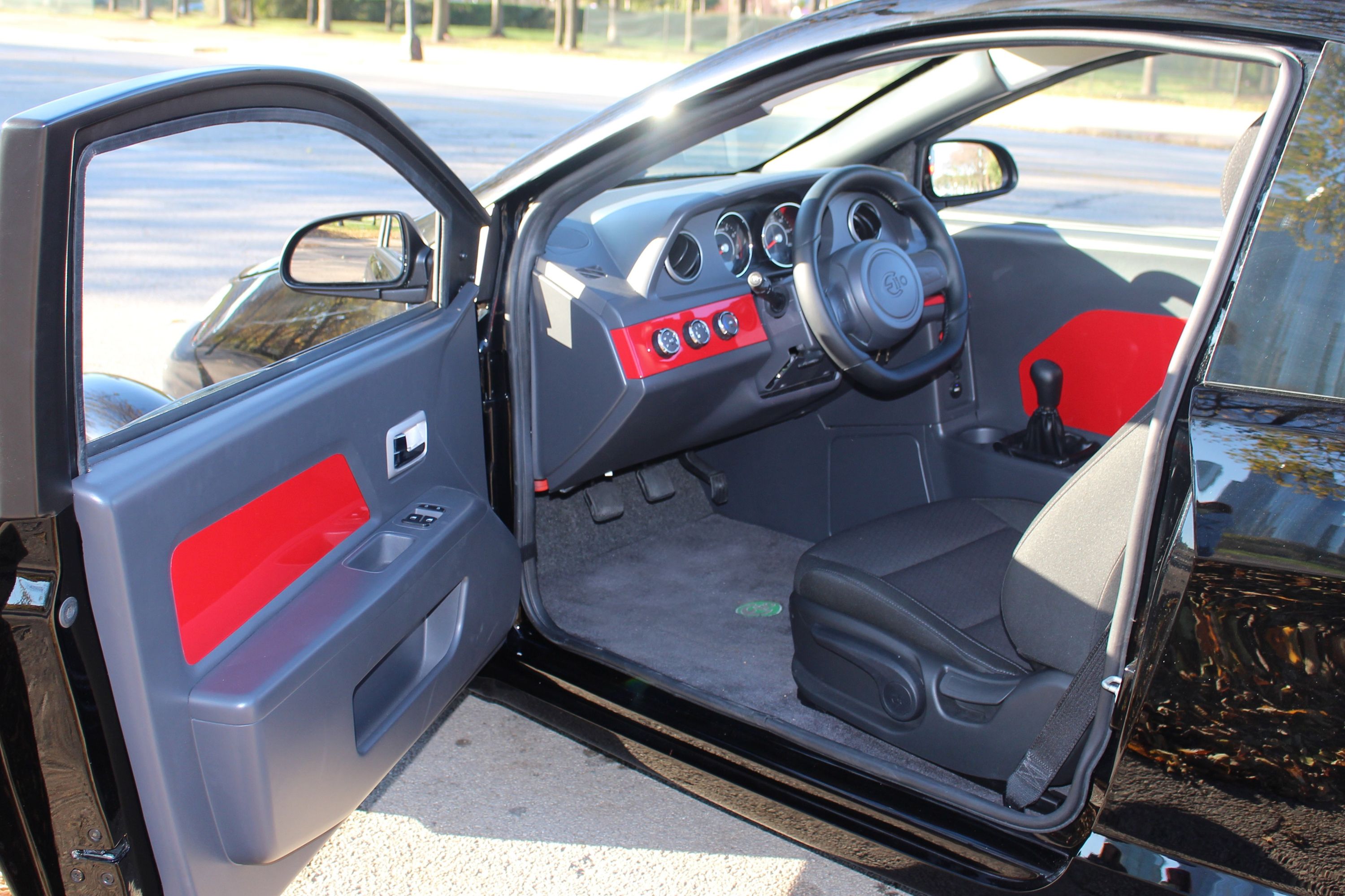 The Elio Motors Three-Wheeler Is Set To Borrow Engines From... Roush!?