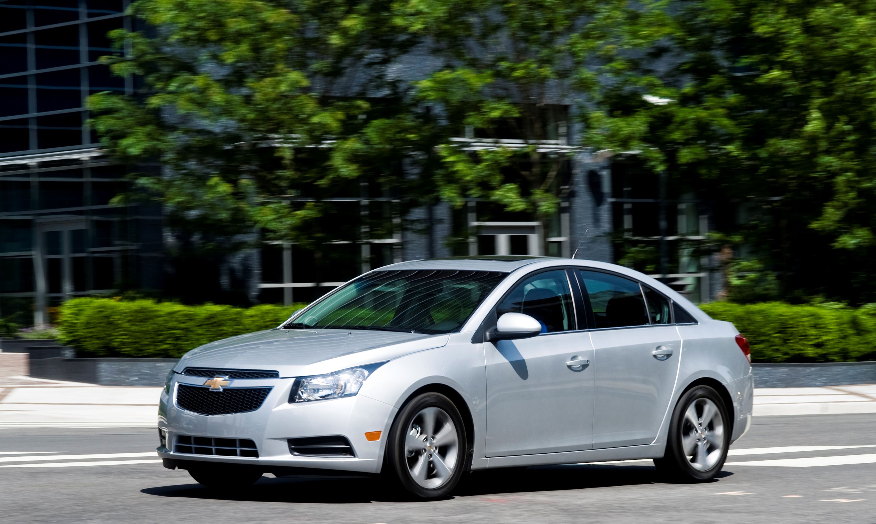 2012 Chevrolet Cruze Sedan Pricing, Photos & Specs