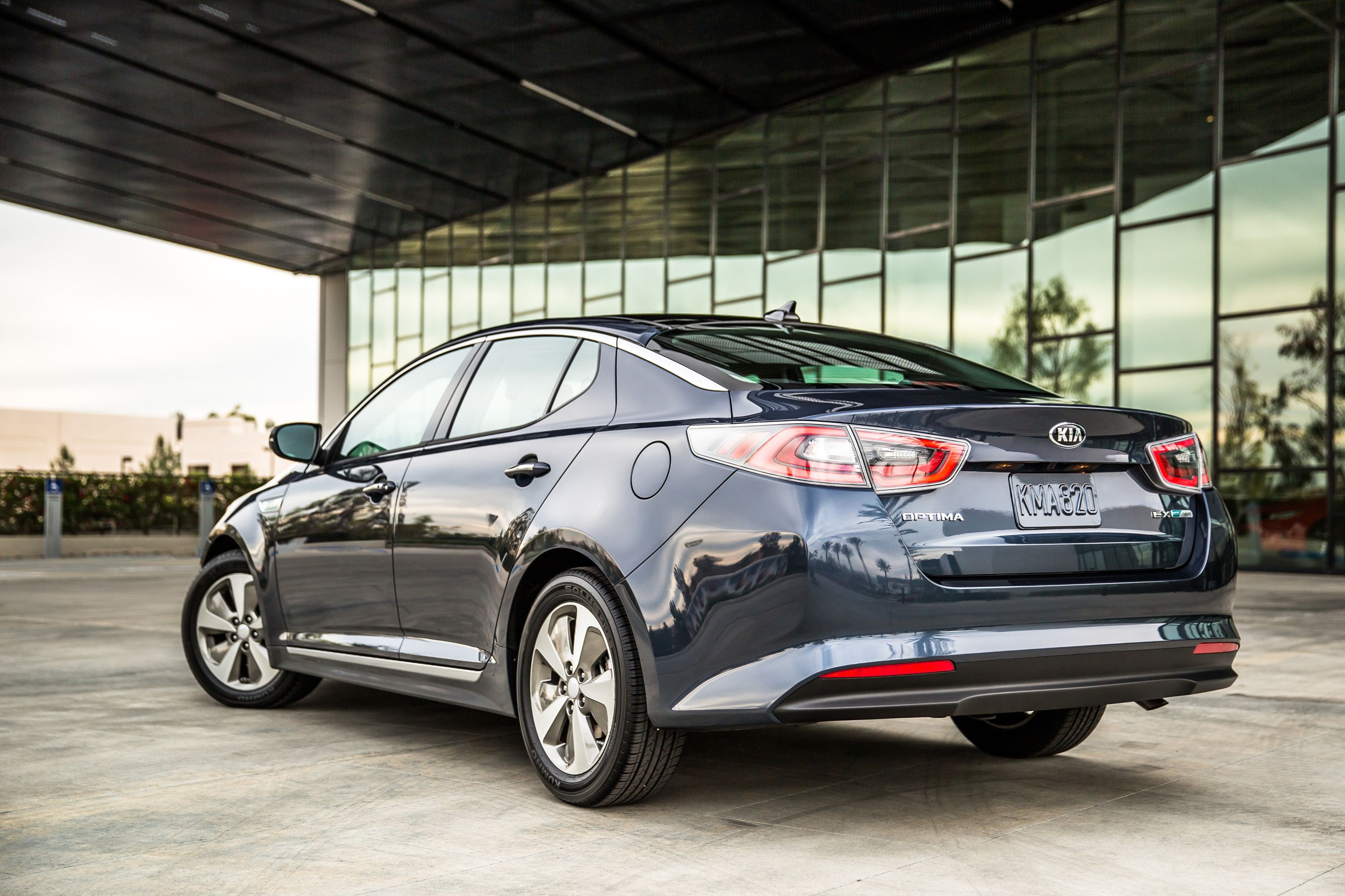 2016 Kia Optima Hybrid Review CarBuzz