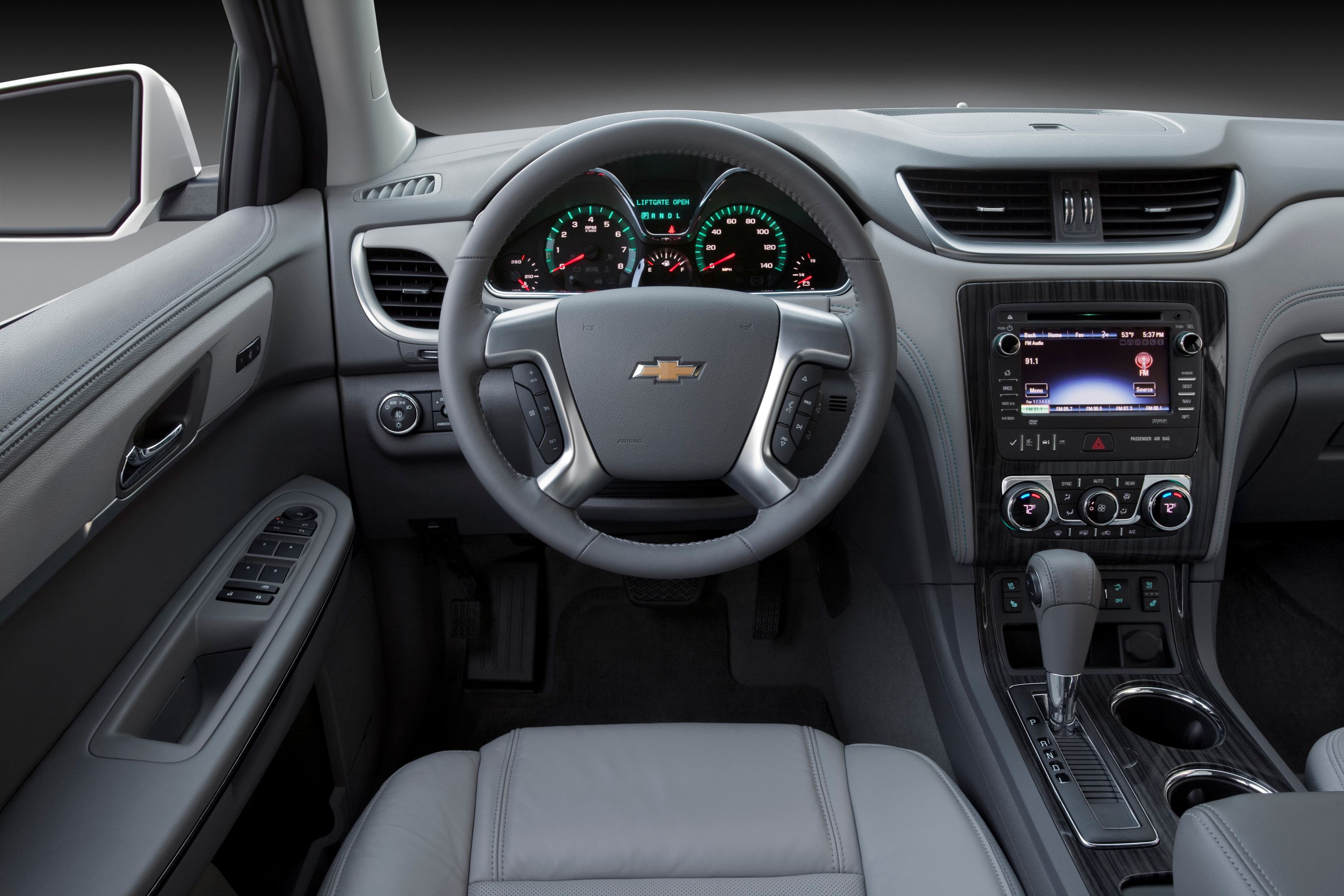 2016 Chevrolet Traverse Pricing, Photos & Specs