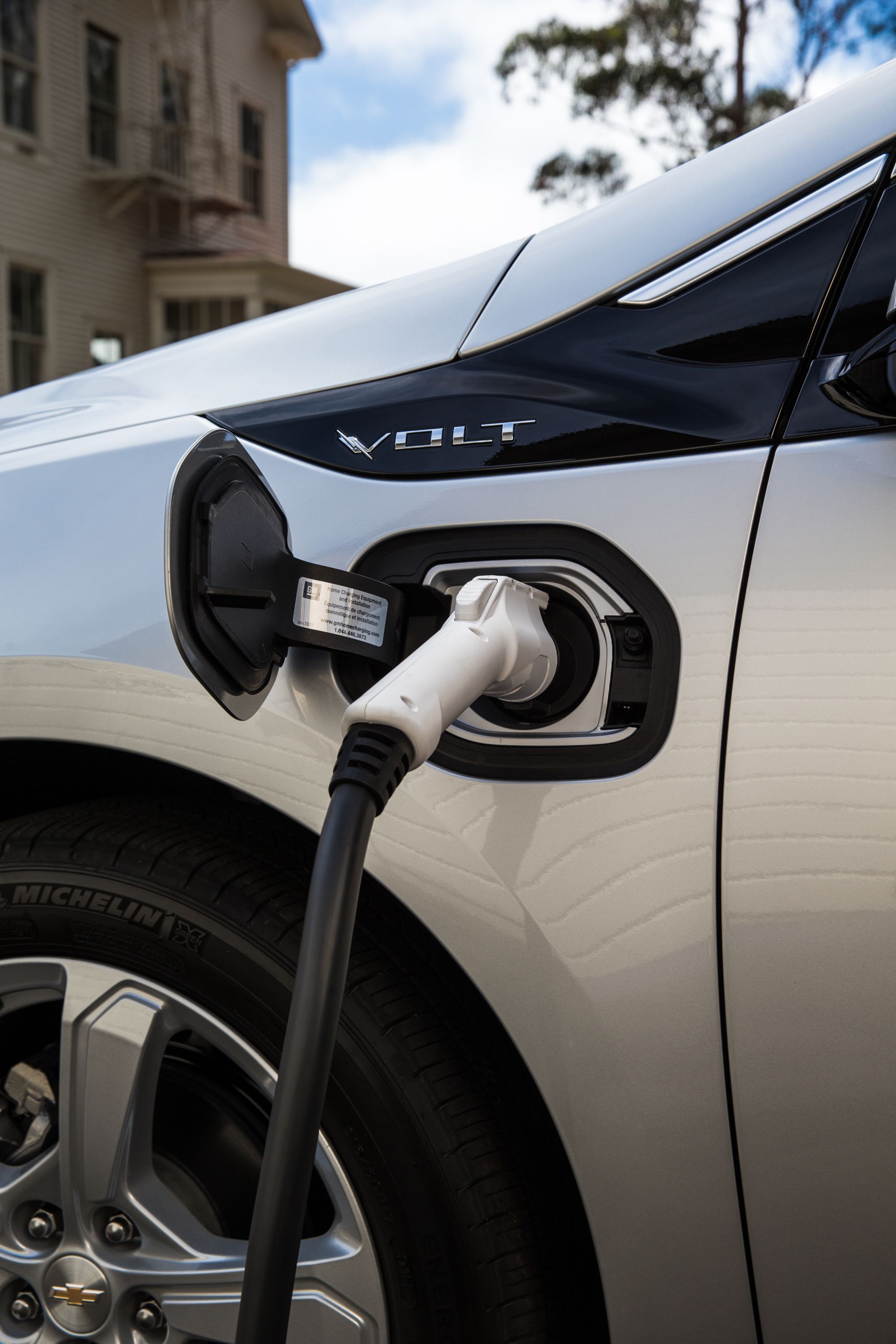 2019 Chevrolet Volt Pricing, Photos & Specs