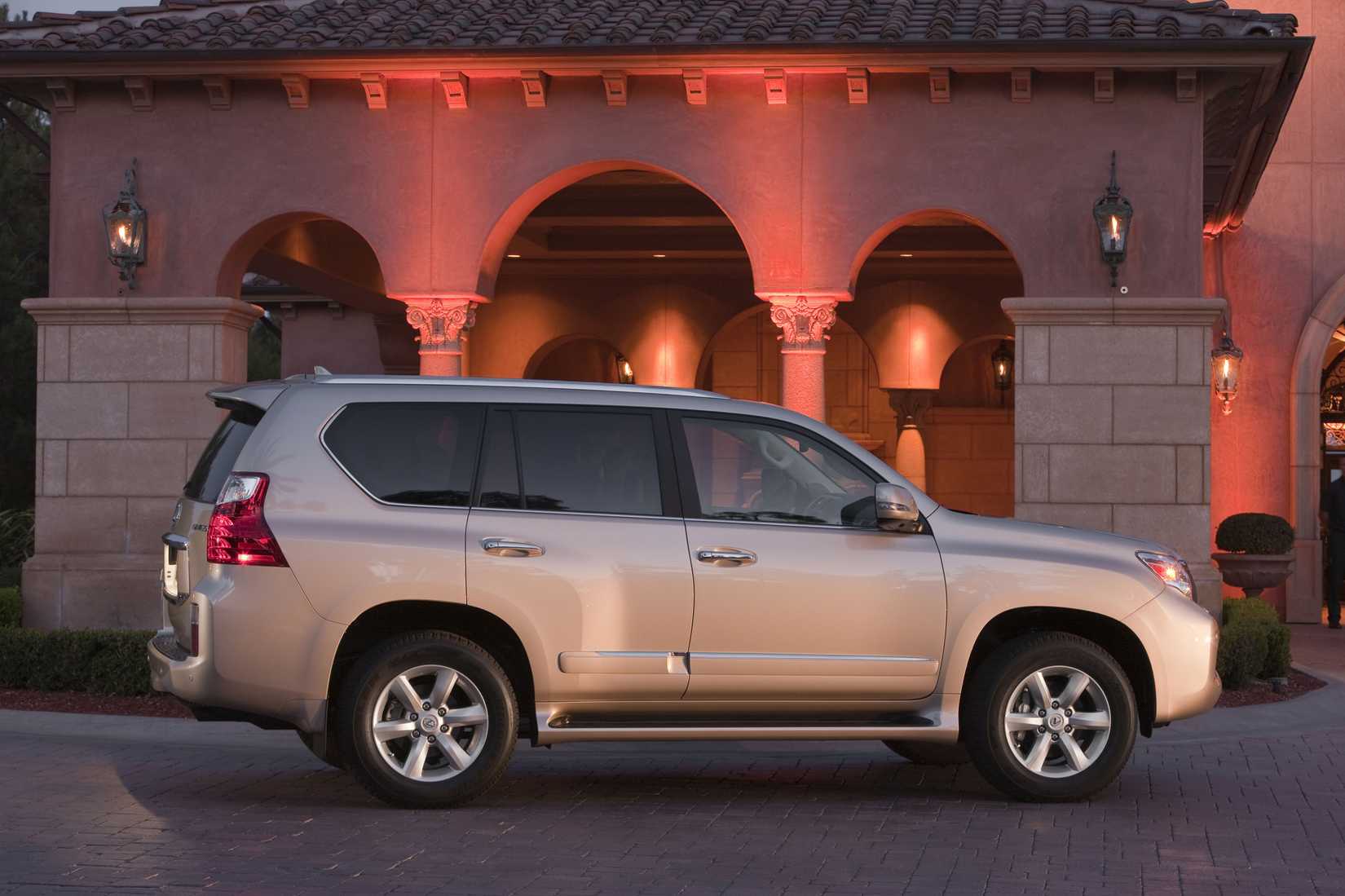 2012 Lexus GX Pricing, Photos & Specs