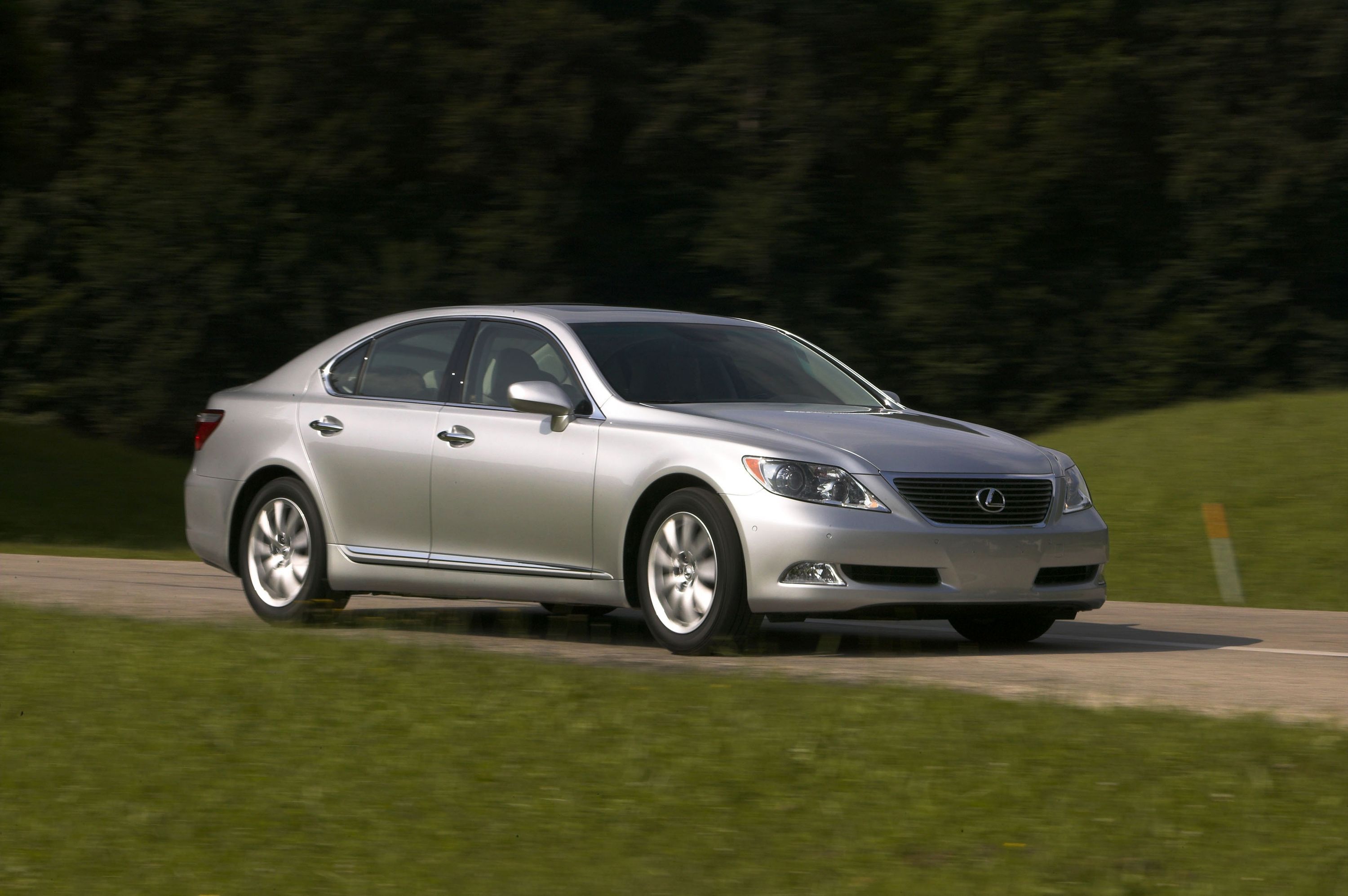 2008 Lexus LS Pricing, Photos & Specs