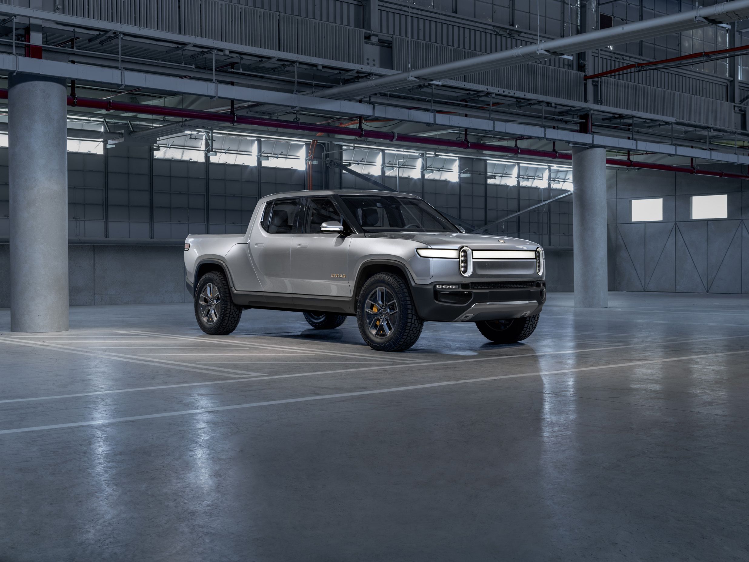 Rivian R1T Electric Pickup Has 400-Mile Range And Mind-Blowing Performance