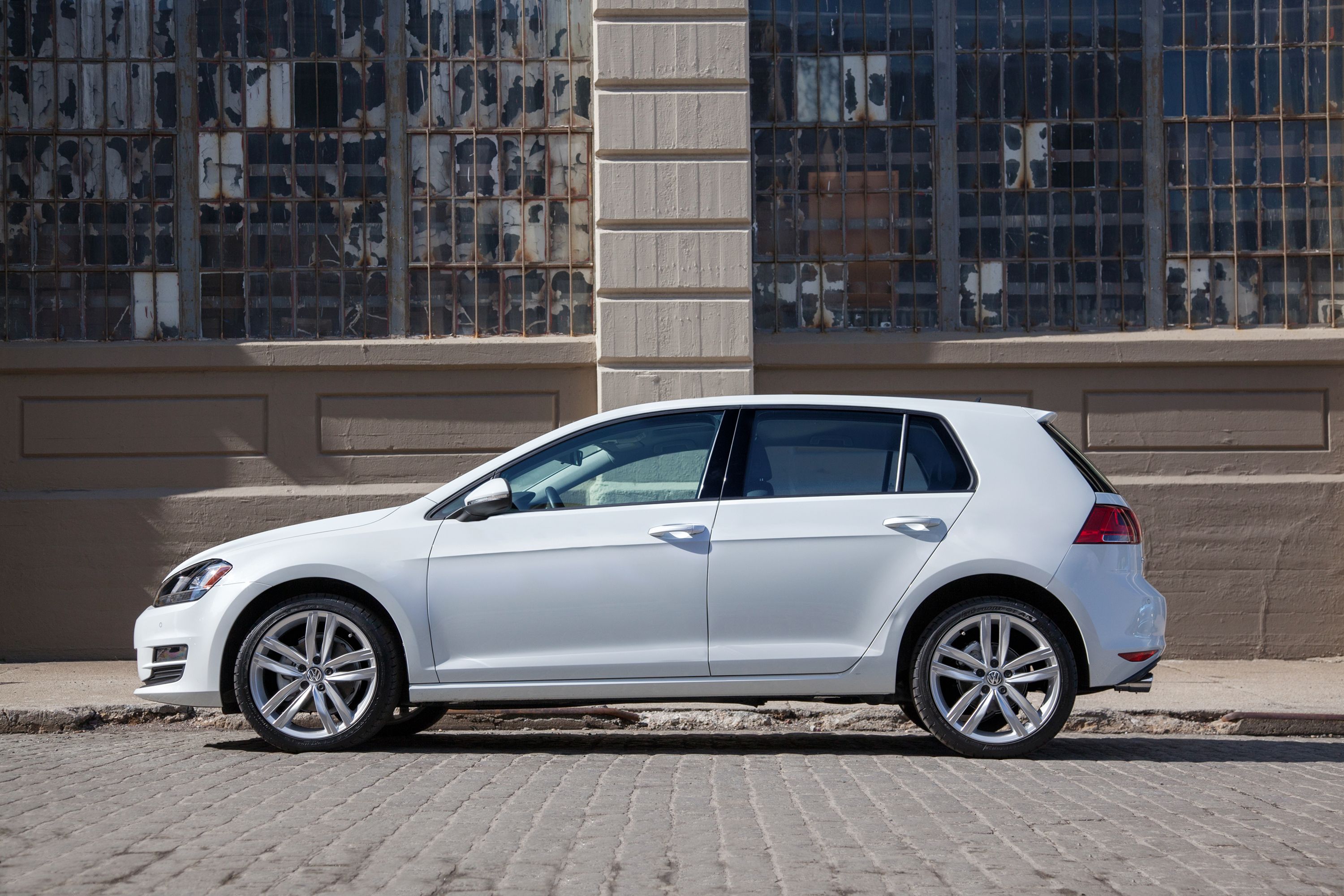 2017 Volkswagen Golf Interior Photos