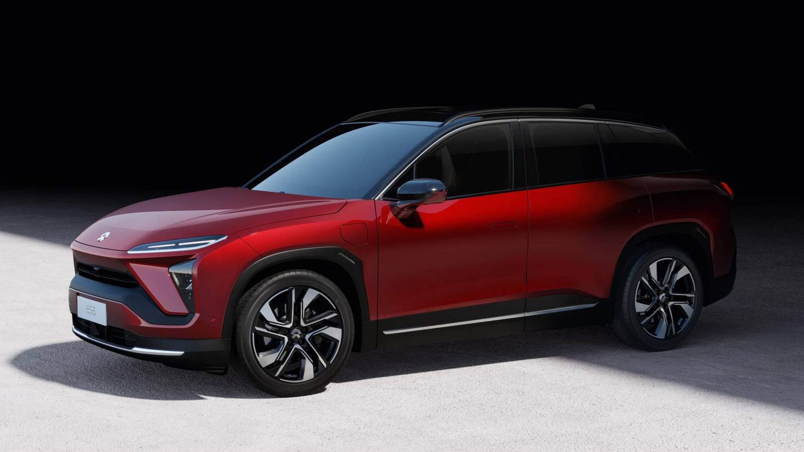 Nio Reveals New Electric SUV With 300-Mile Range And 500 HP
