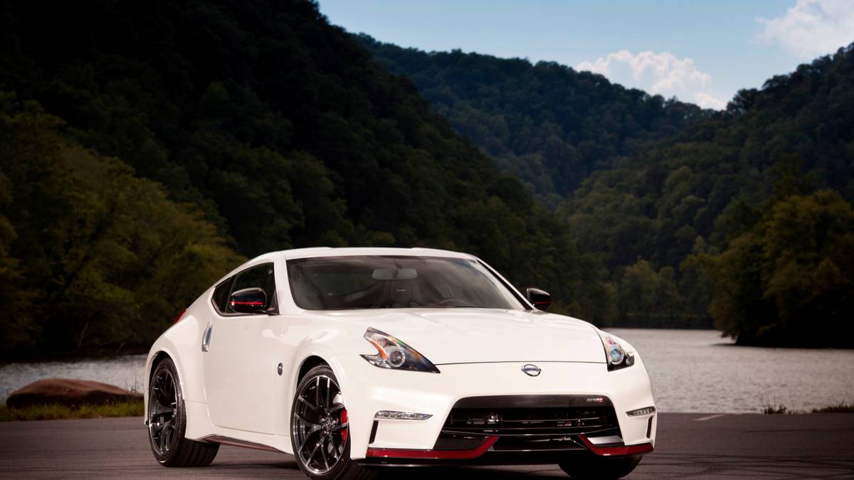 Nissan 370Z NISMO: Review, Pricing, Photos, and Specs