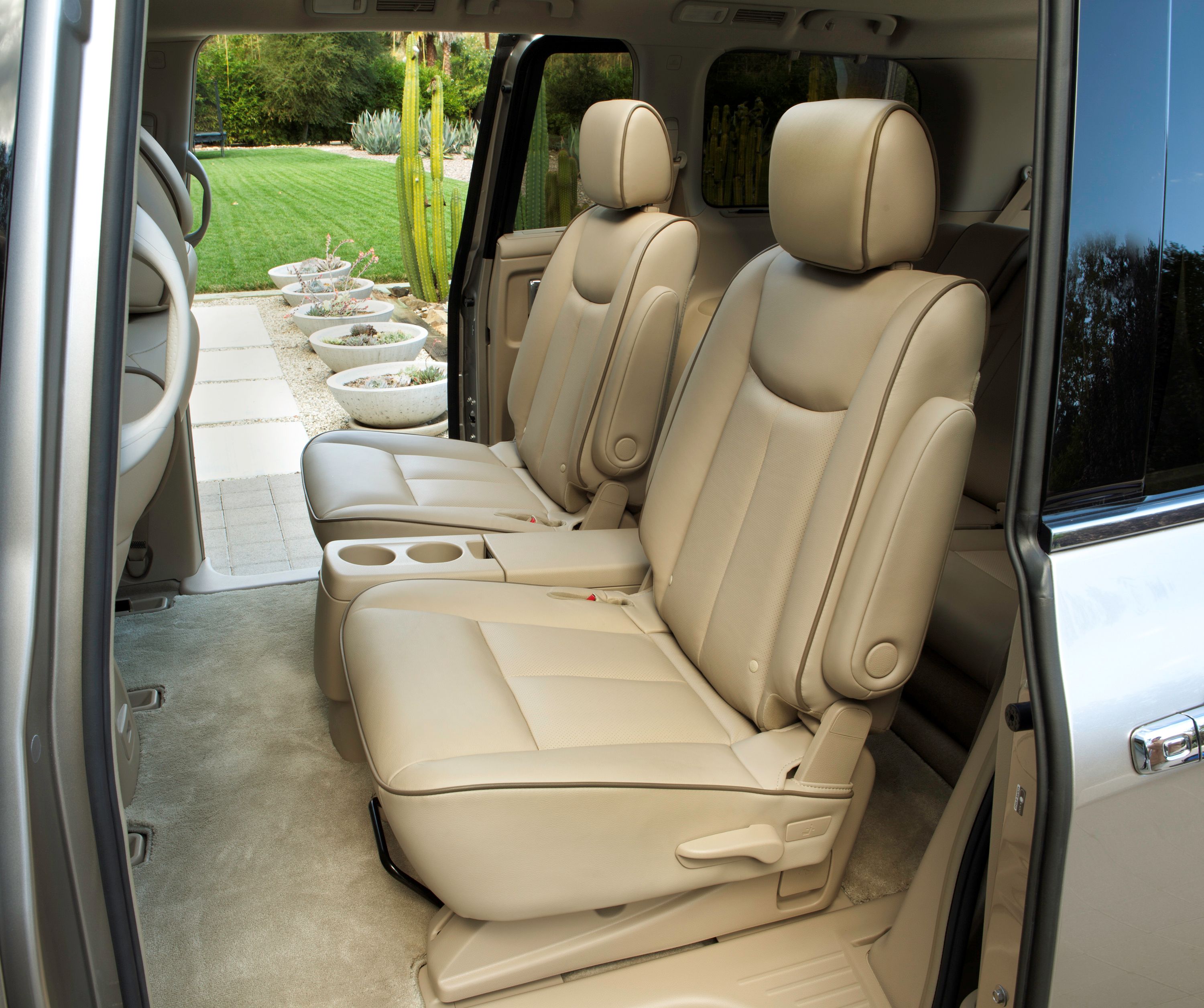 Nissan Minivan 2024 Inside