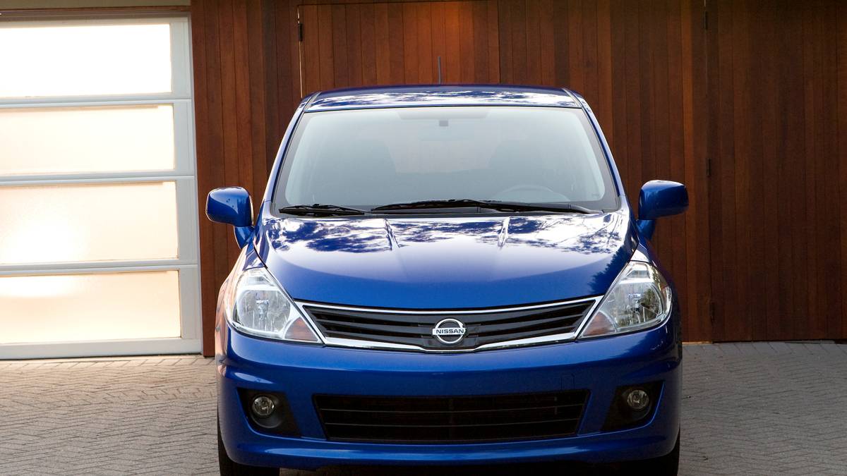 Nissan Versa Hatchback: Review, Pricing, Photos, and Specs