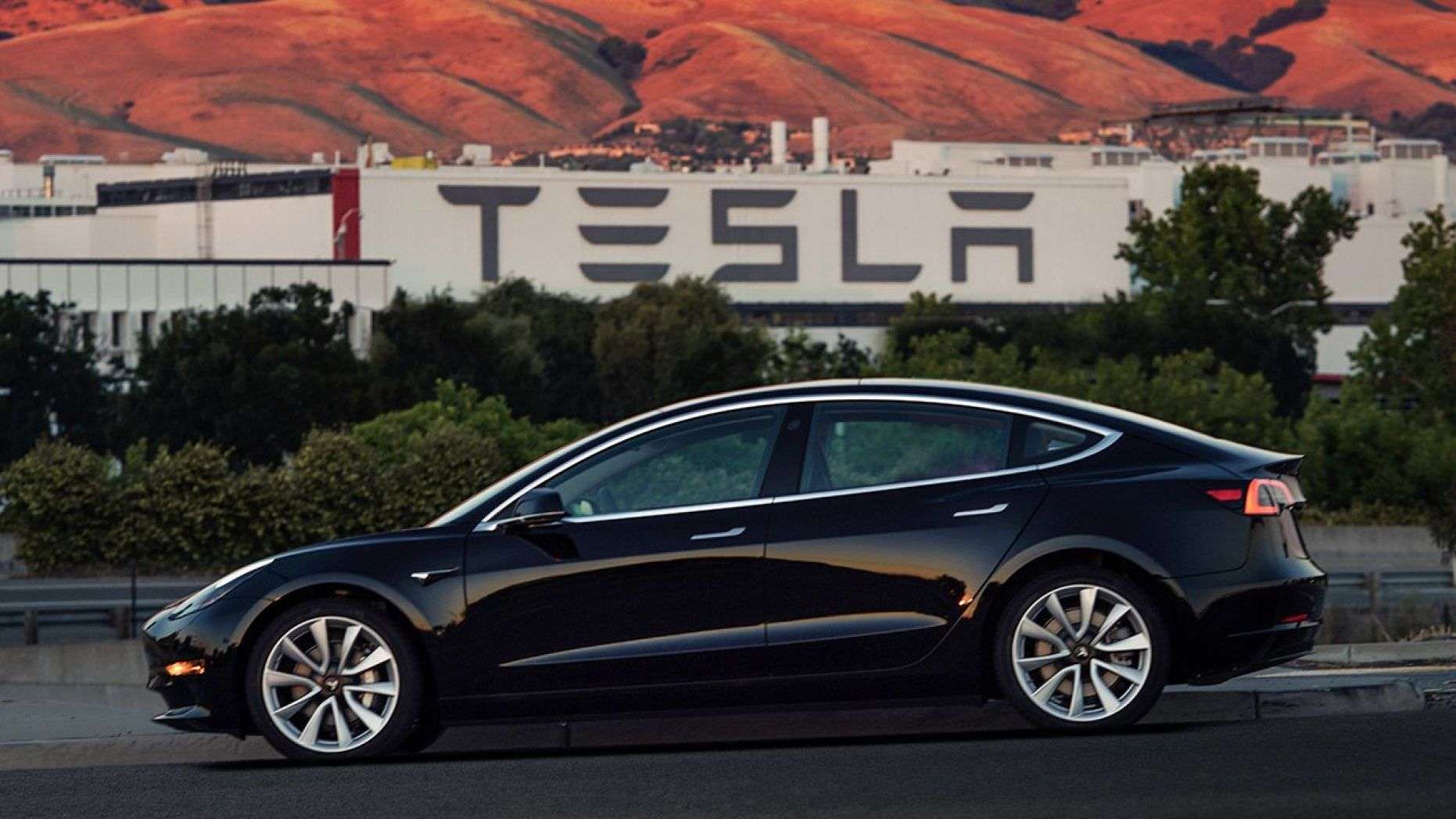 Tesla Model 3 Loses Consumer Reports Recommendation