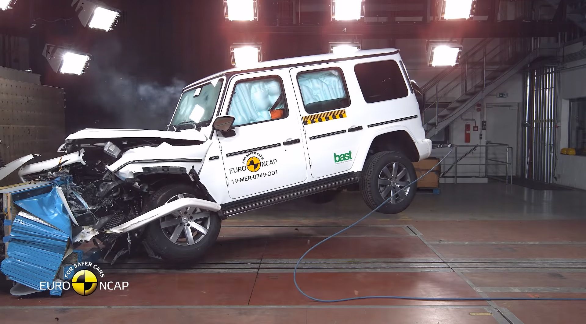 2019 Mercedes G-Class Crashes Its Way To 5-Star Safety Rating