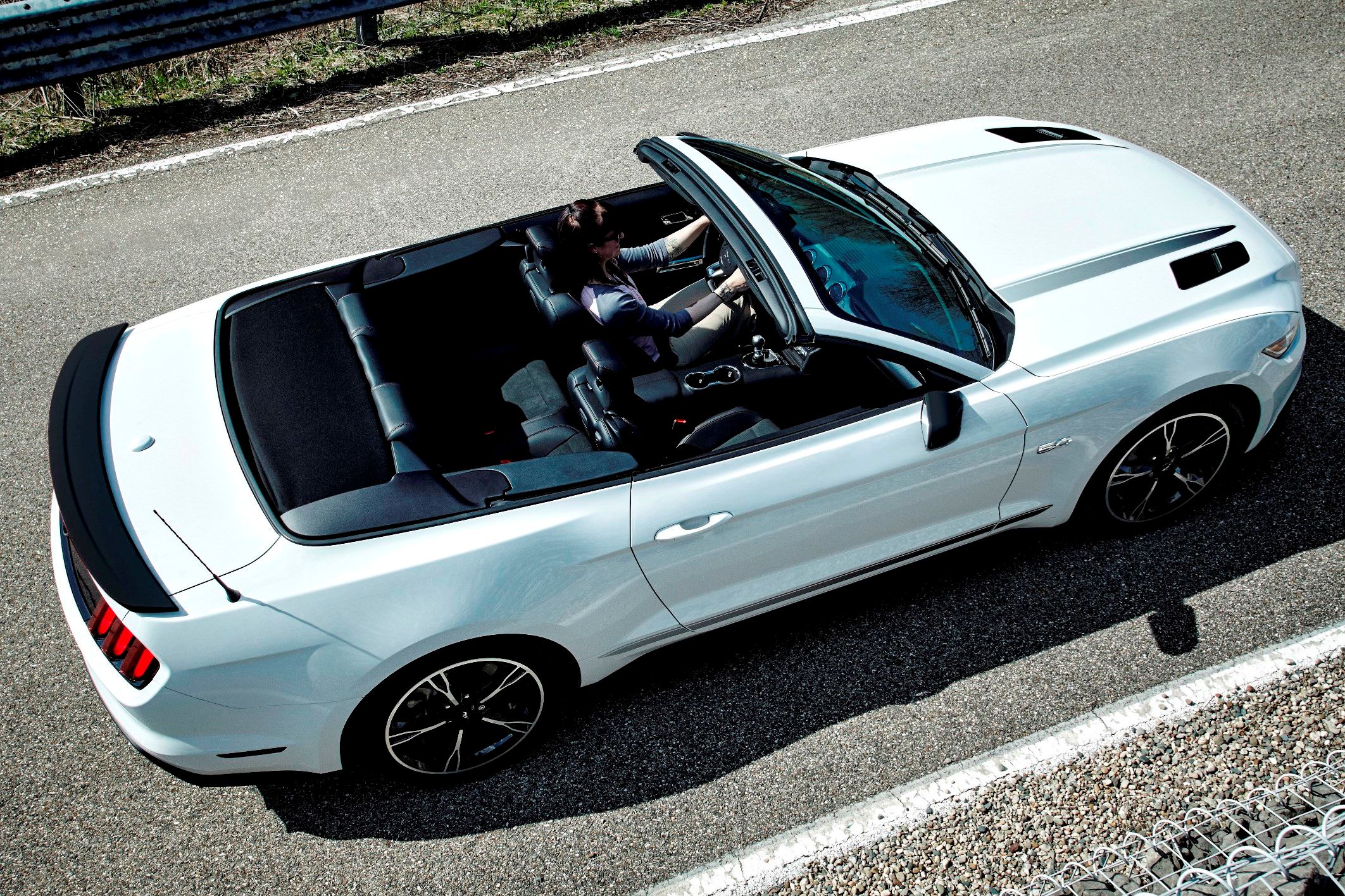 2016 Ford Mustang GT Convertible Pricing, Photos & Specs