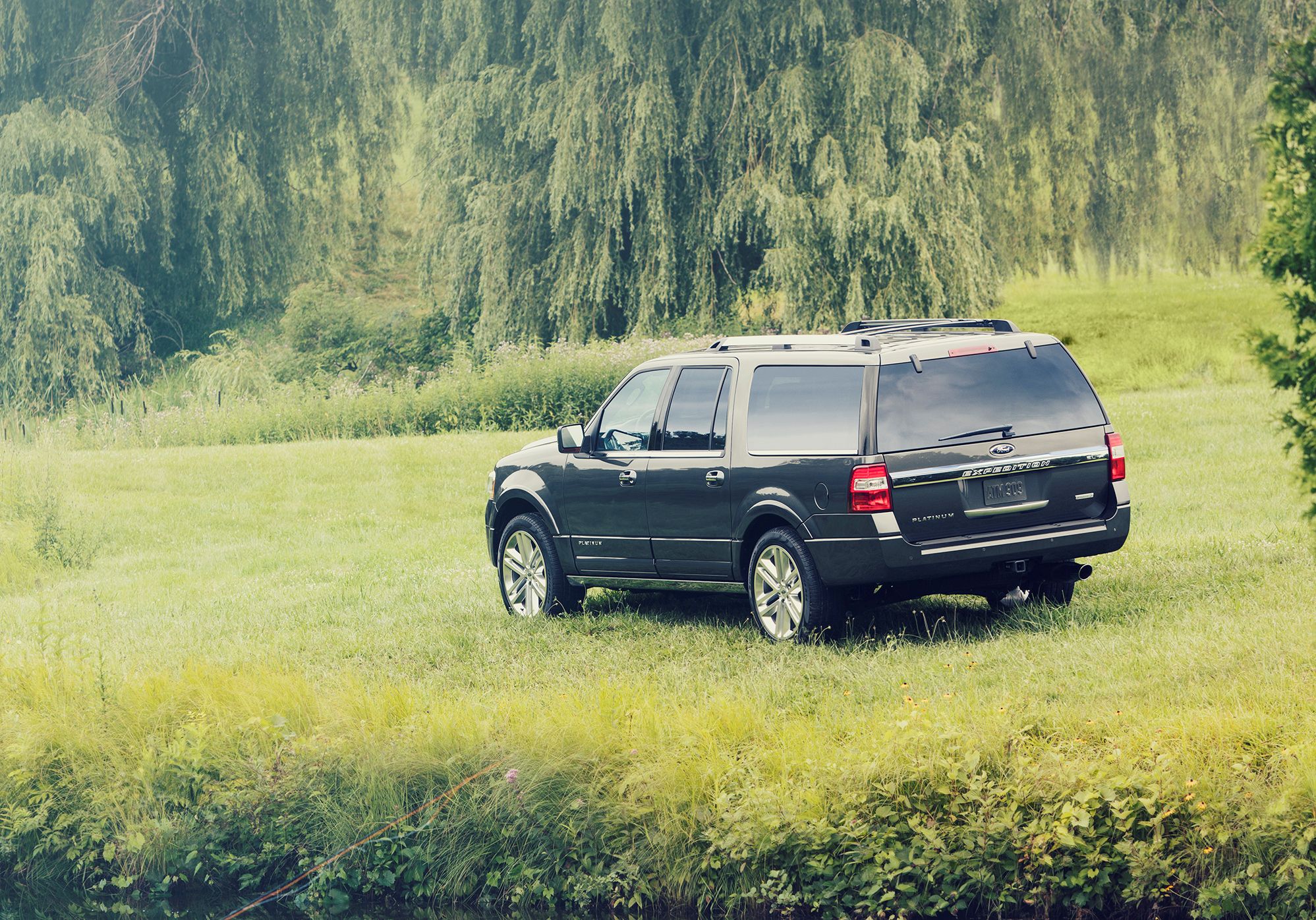 Ford Expedition EL: Review, Pricing, Photos, and Specs