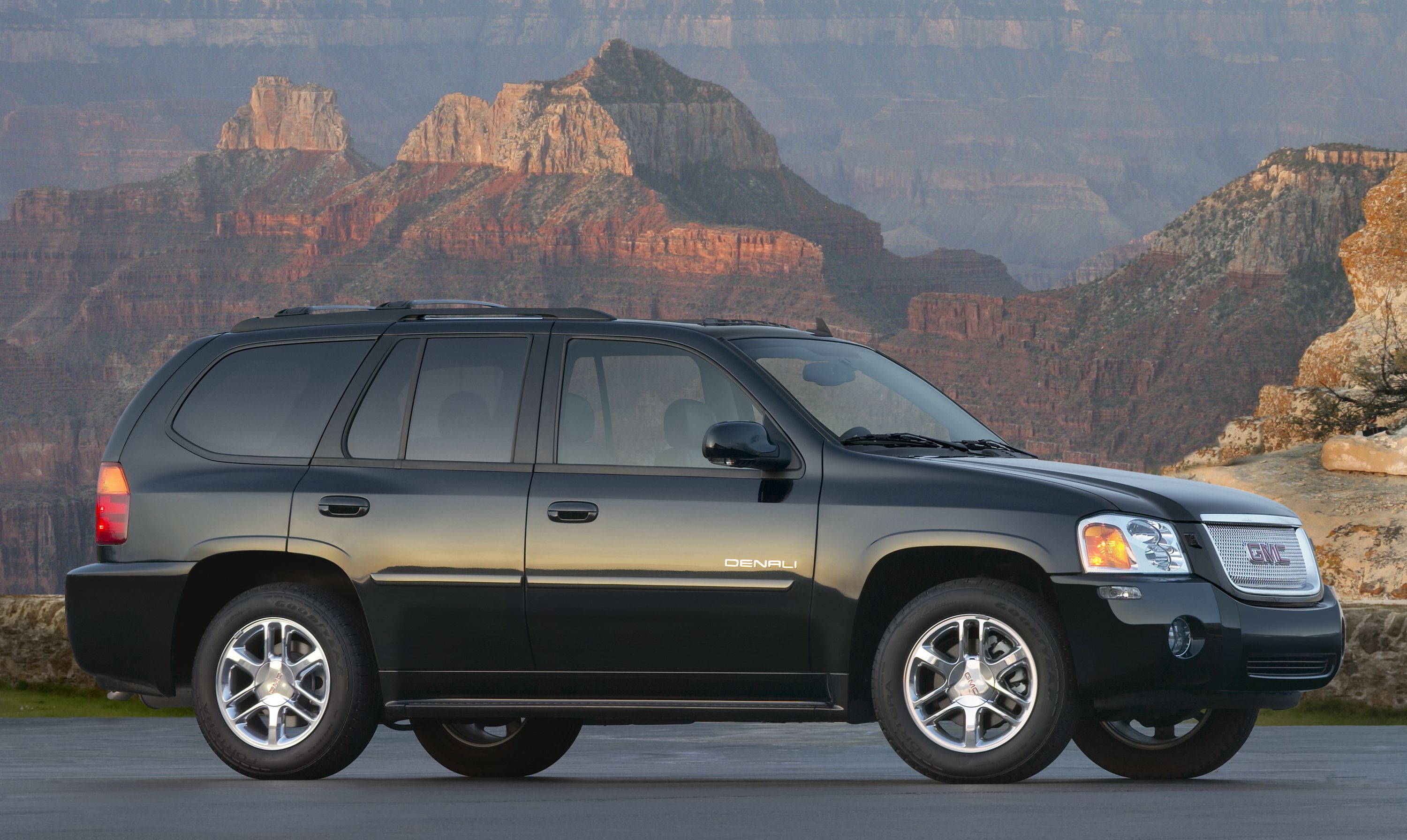GMC Envoy: Review, Pricing, Photos, and Specs