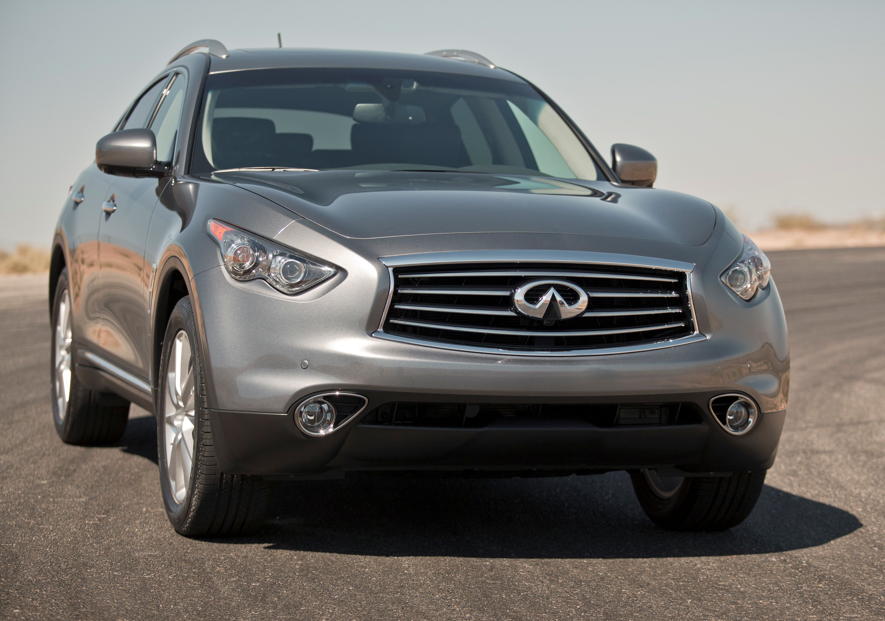 Infiniti FX50: Review, Pricing, Photos, and Specs
