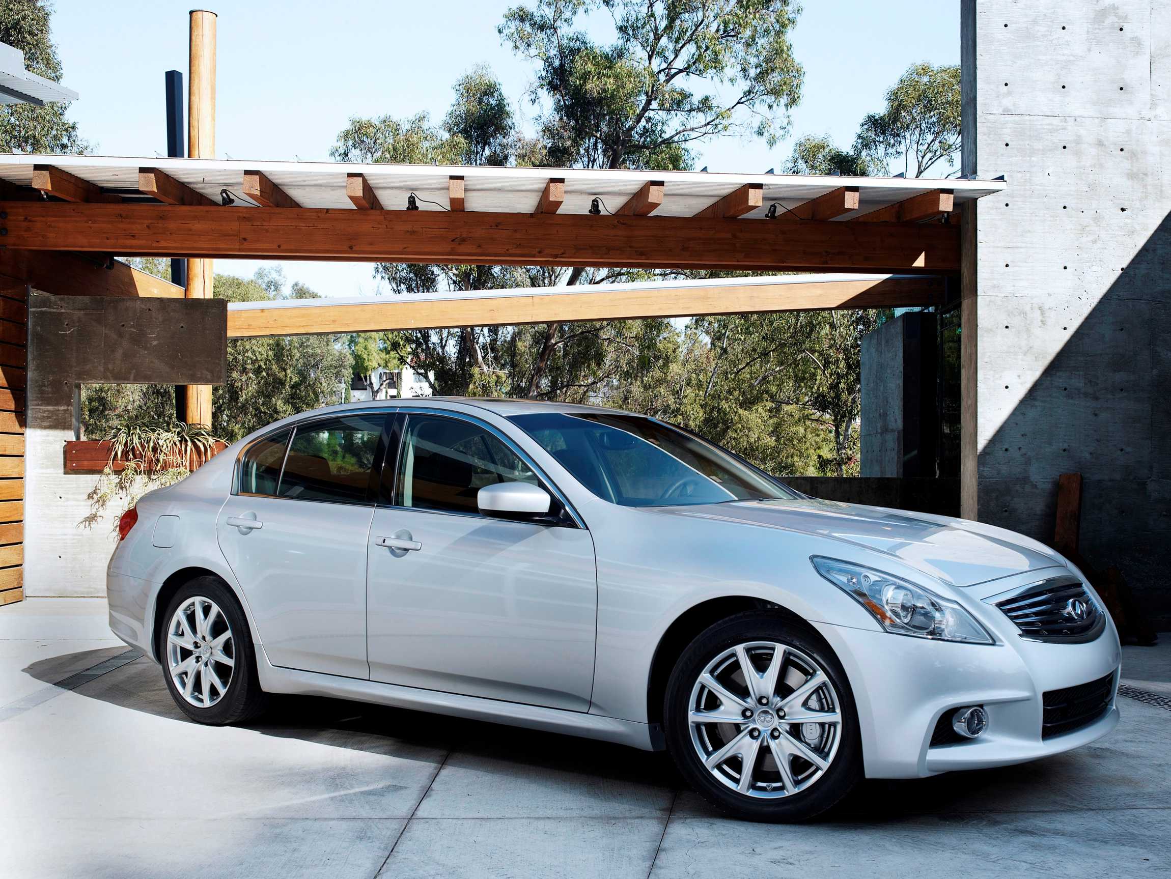 2011 Infiniti G37 Sedan Pricing, Photos & Specs