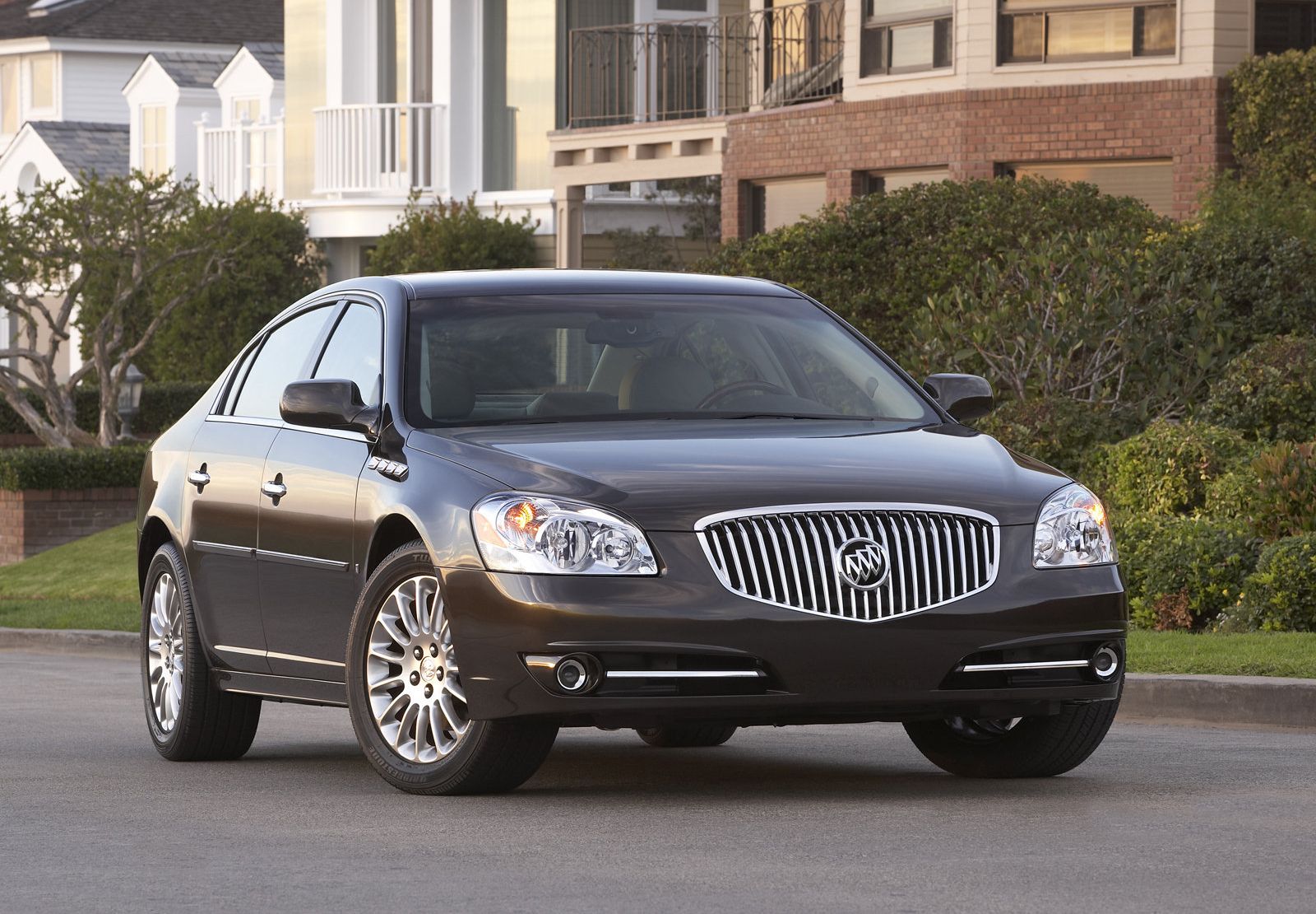 2011 Buick Lucerne Pricing, Photos & Specs
