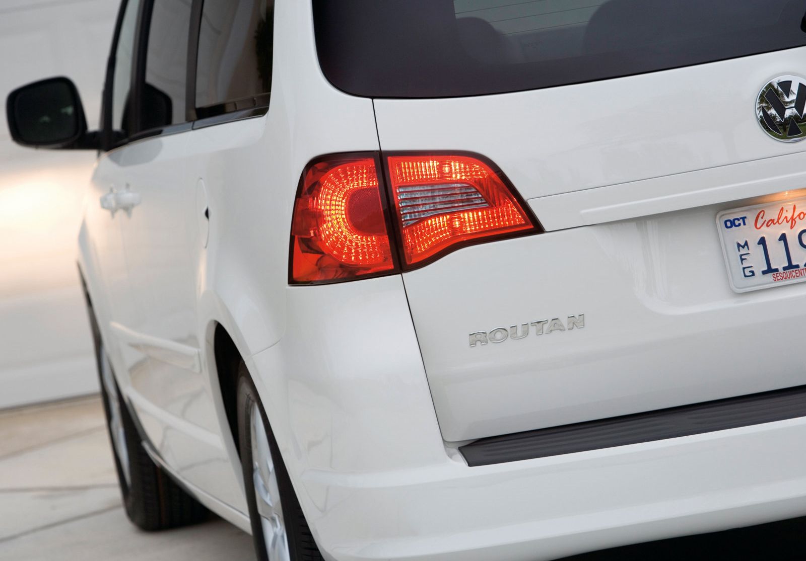 2014 Volkswagen Routan Exterior Photos