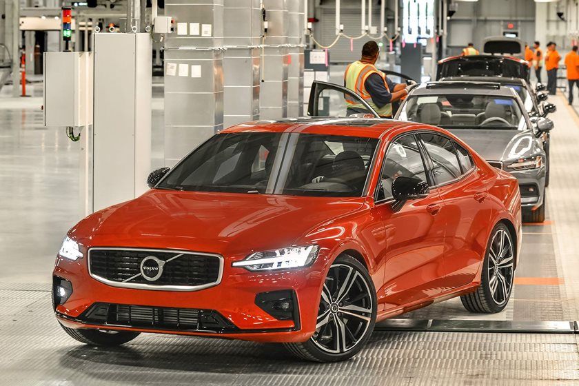 Why Is Volvo Losing Profit, Even Though It's Selling More Cars?