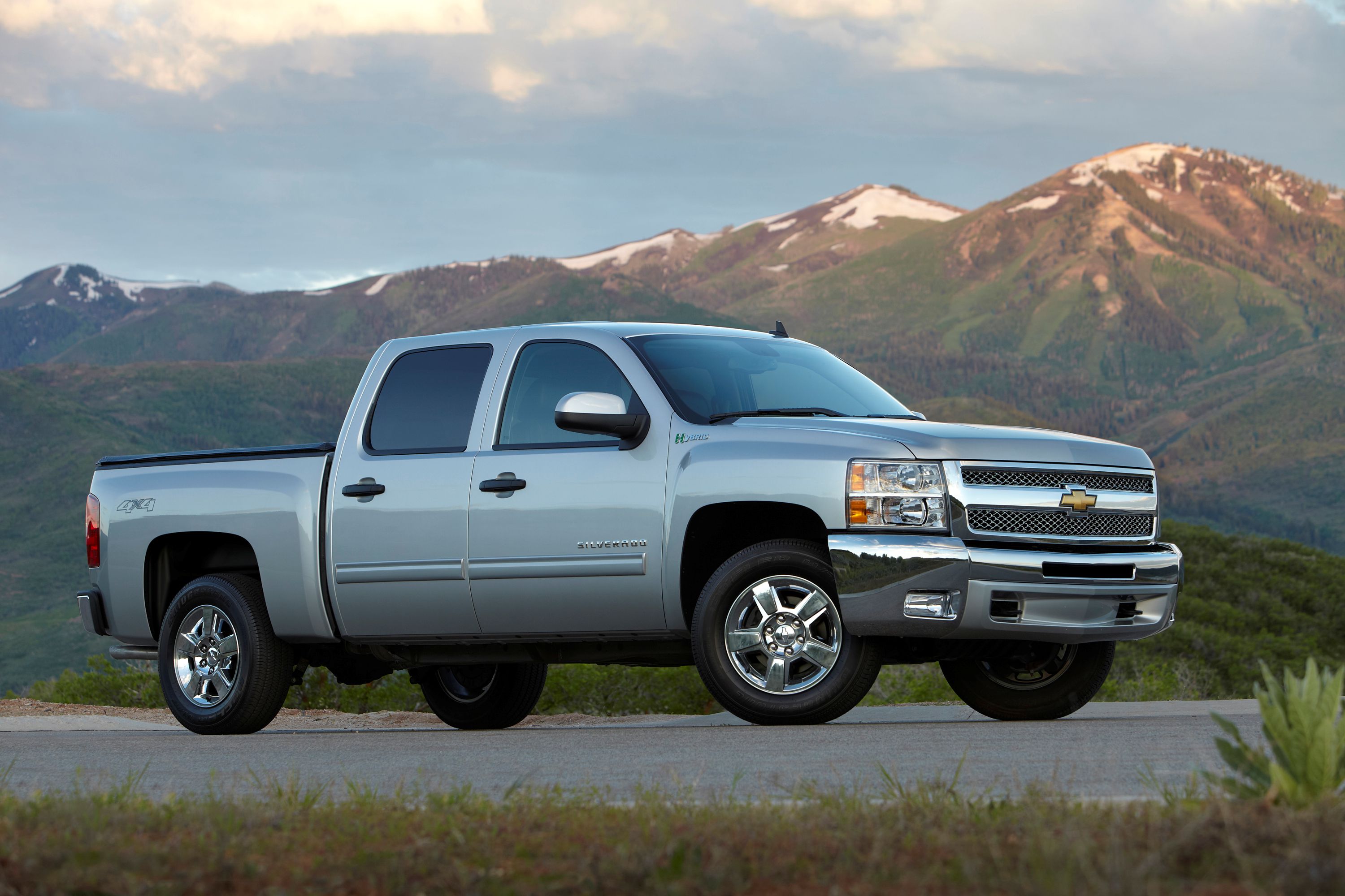 Chevrolet Silverado 1500 Hybrid: Review, Pricing, Photos, and Specs