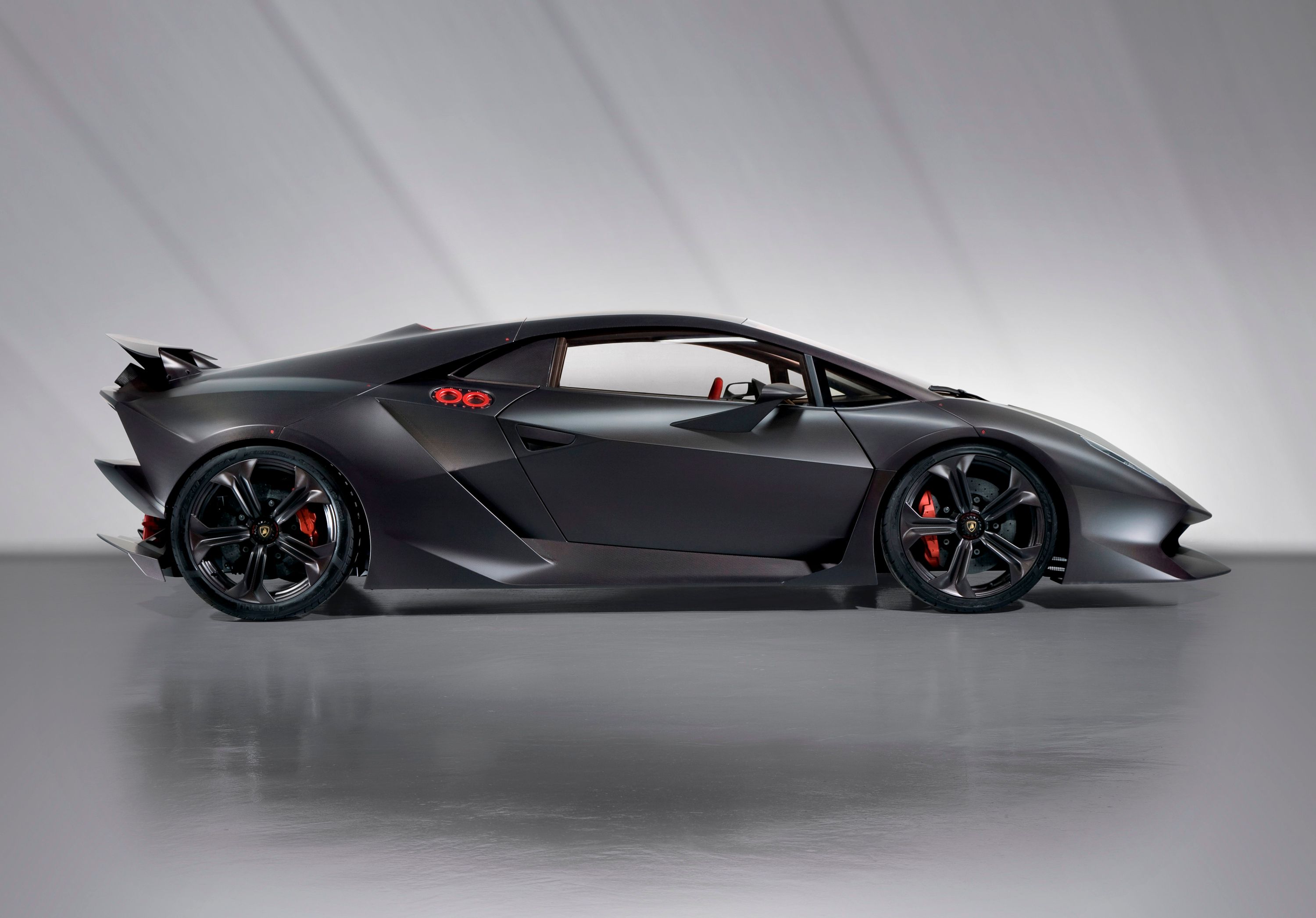 Lamborghini Sesto Elemento Side View Lamborghini Sesto Elemento