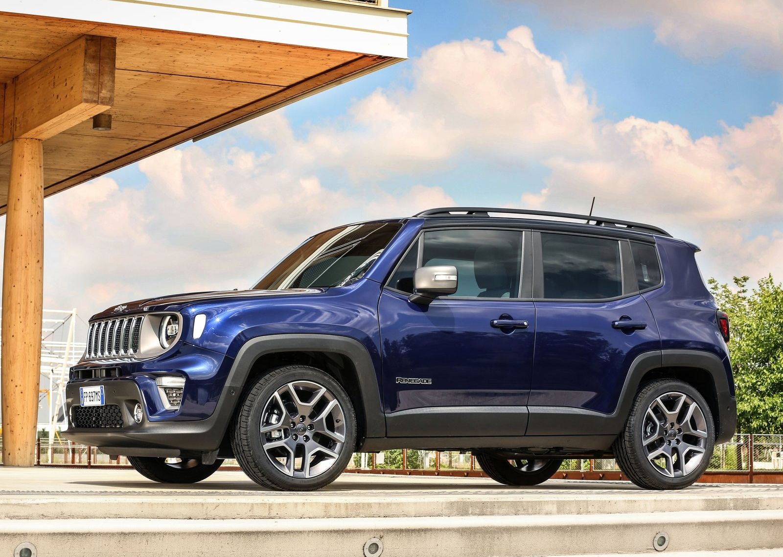 2023 Jeep Renegade Pricing, Photos & Specs