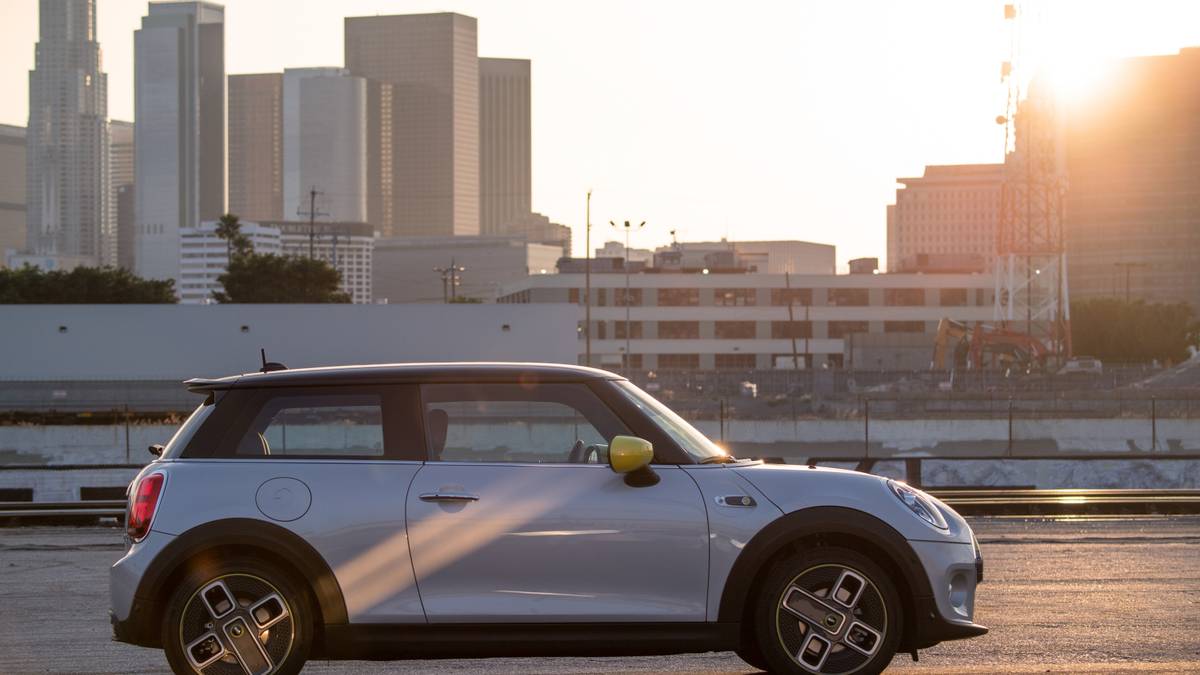 2020 Mini Cooper Electric Hardtop Pricing, Photos & Specs