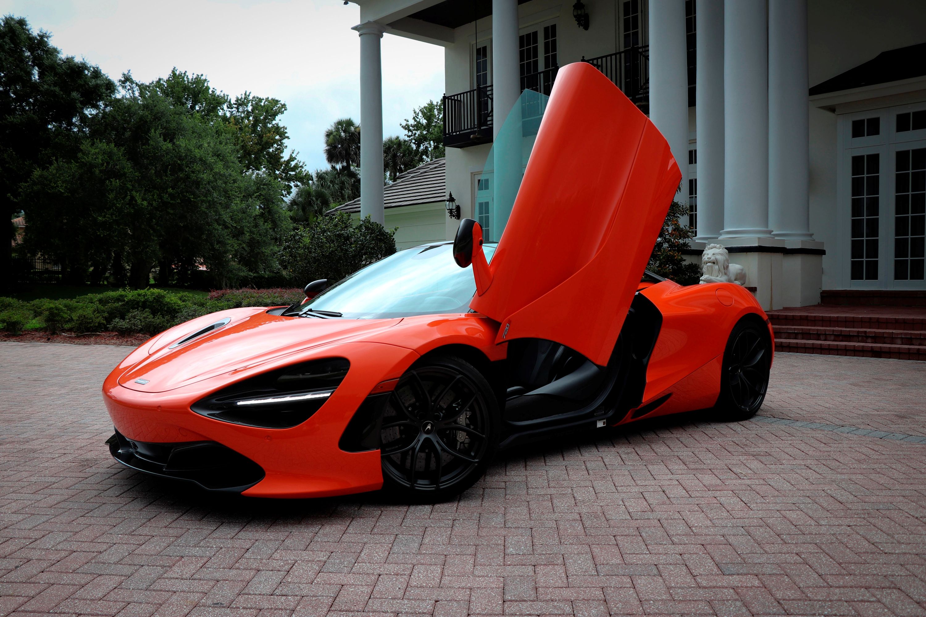 5 Reasons Why The McLaren 720S Is The Best Car In The World