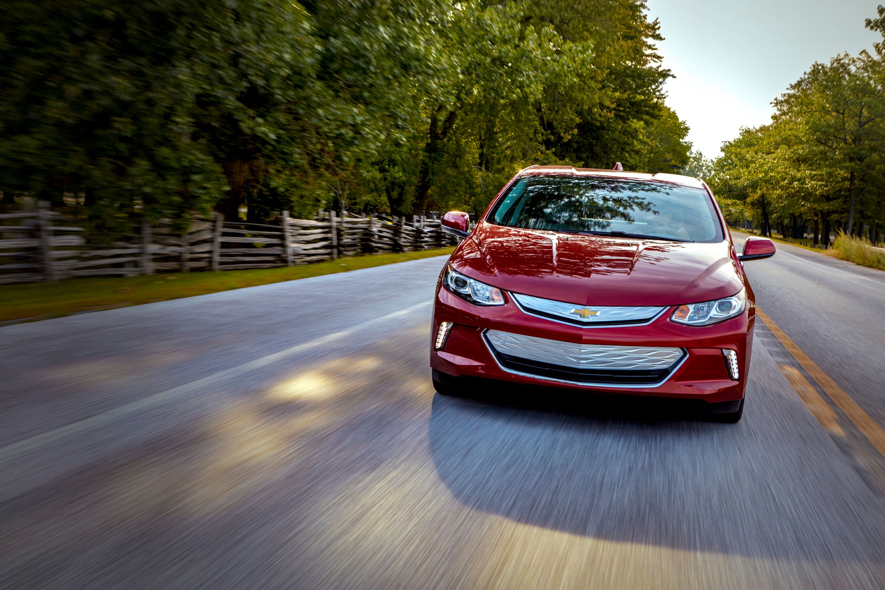 2019 Chevrolet Volt Pricing, Photos & Specs