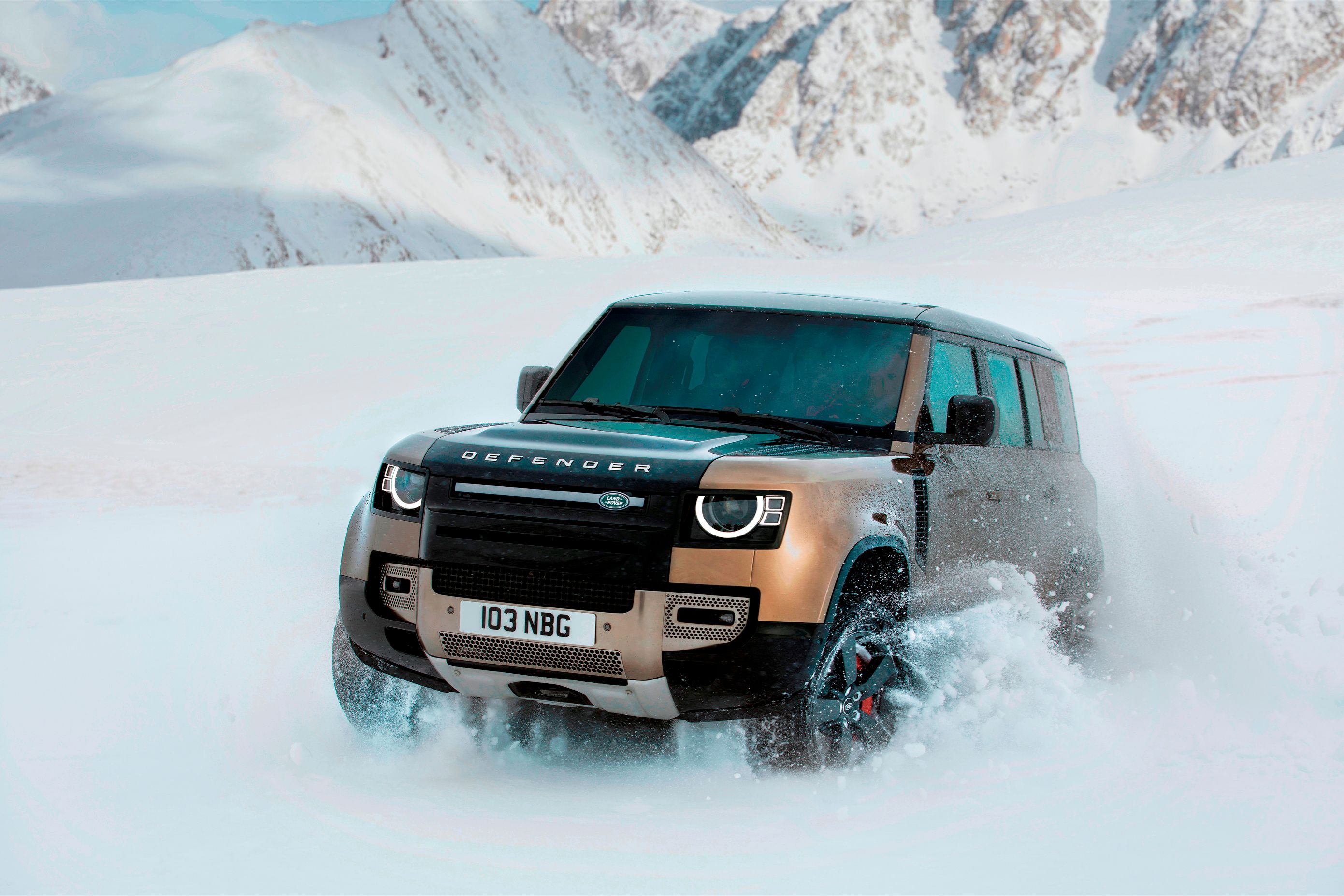 2020 Land Rover Defender First Look Review: Jeep Has A Problem
