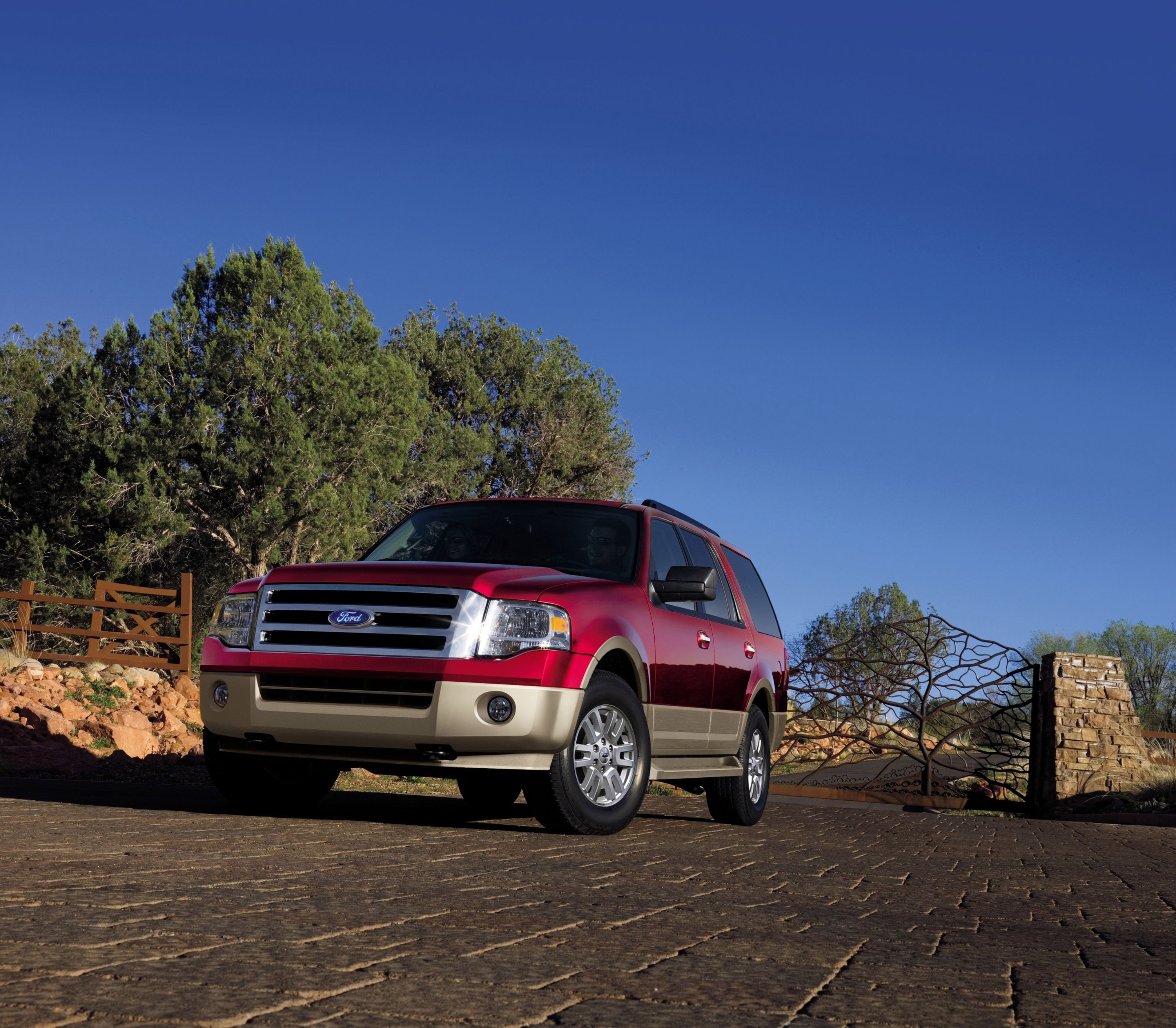 2010 Ford Expedition EL - Photos Interior | CarBuzz