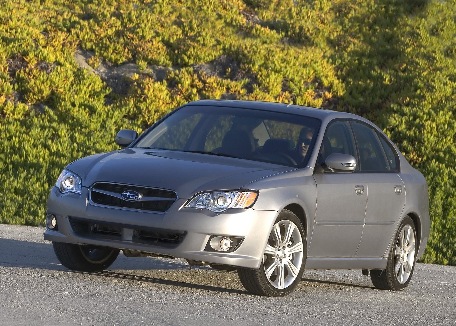 2009 Subaru Legacy Pricing, Photos & Specs
