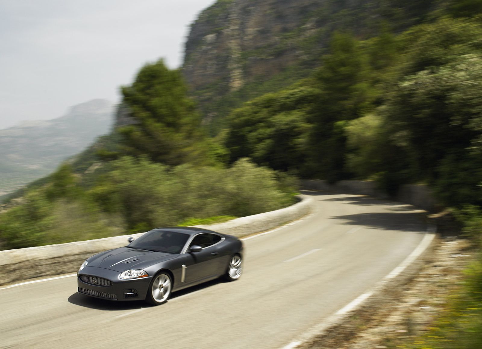 2008 Jaguar XKR Coupe Pricing, Photos & Specs