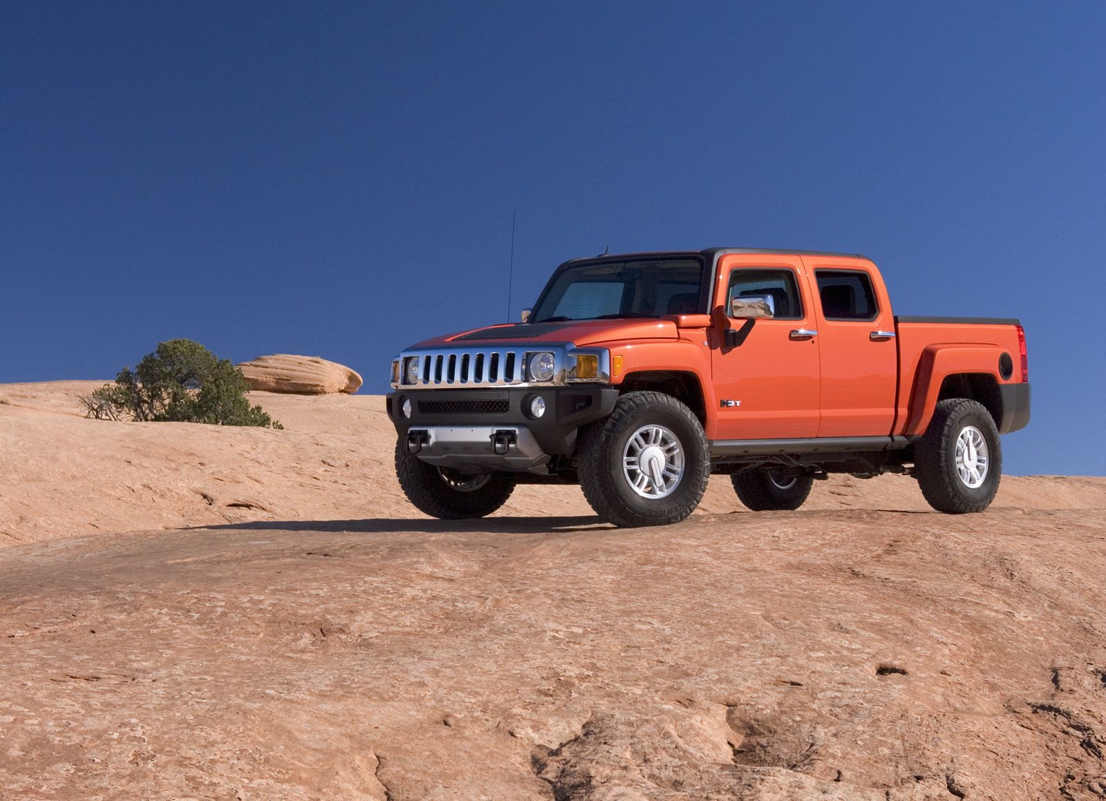2009-2010 Hummer H3T: A Rare and Valuable Mid-Size Pickup Truck