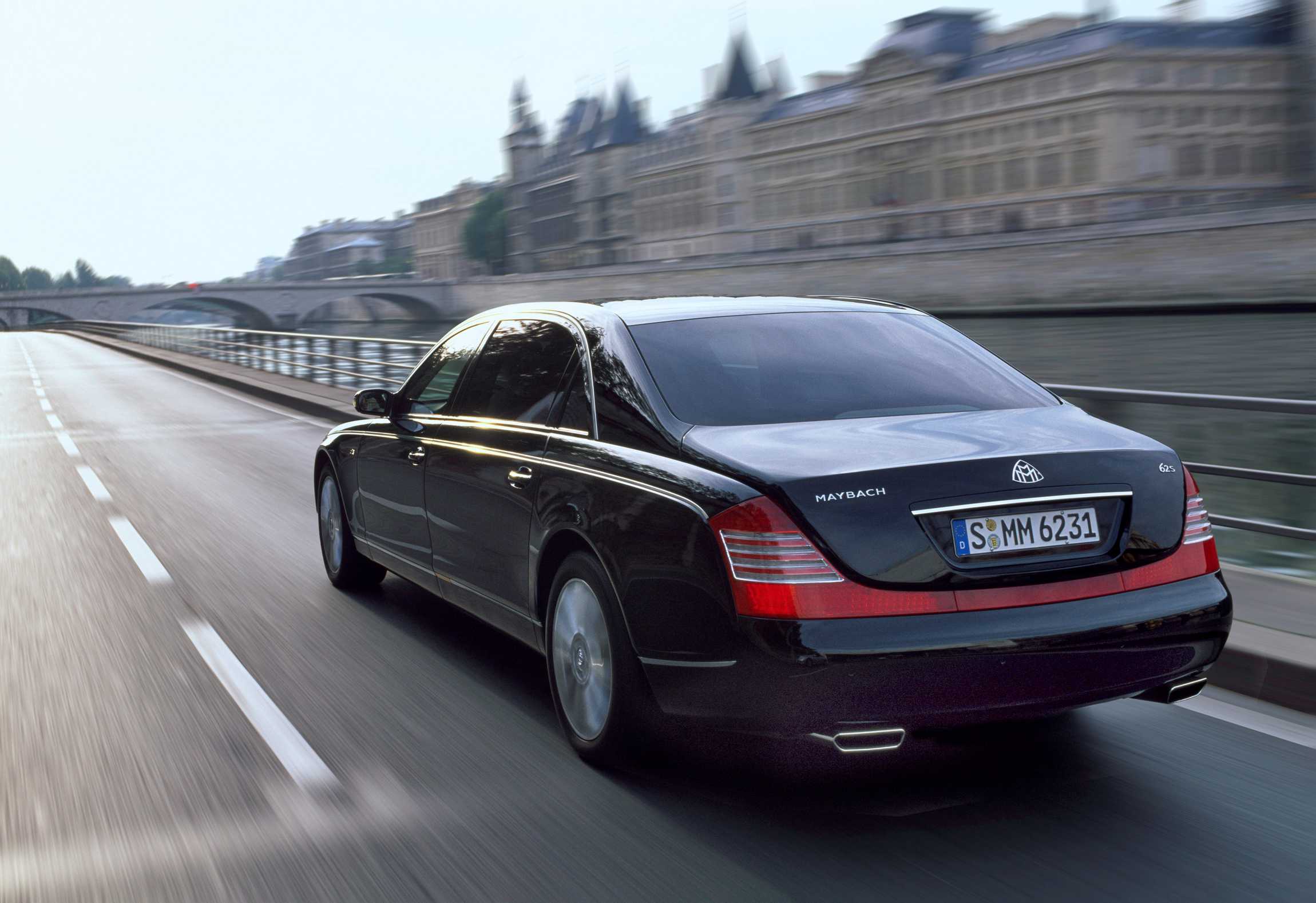 2012 Maybach 62 Pricing, Photos & Specs