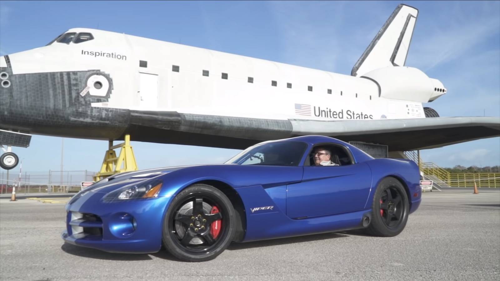 Watch The World's Fastest Dodge Viper Hit Over 250 MPH