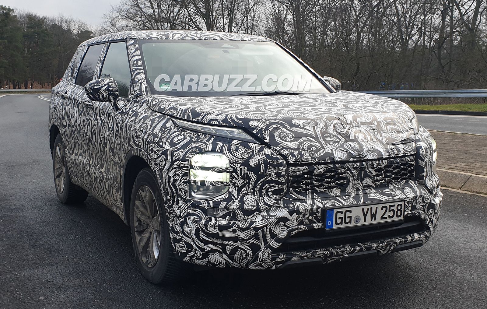 Here's Your First Look At The New Mitsubishi Outlander